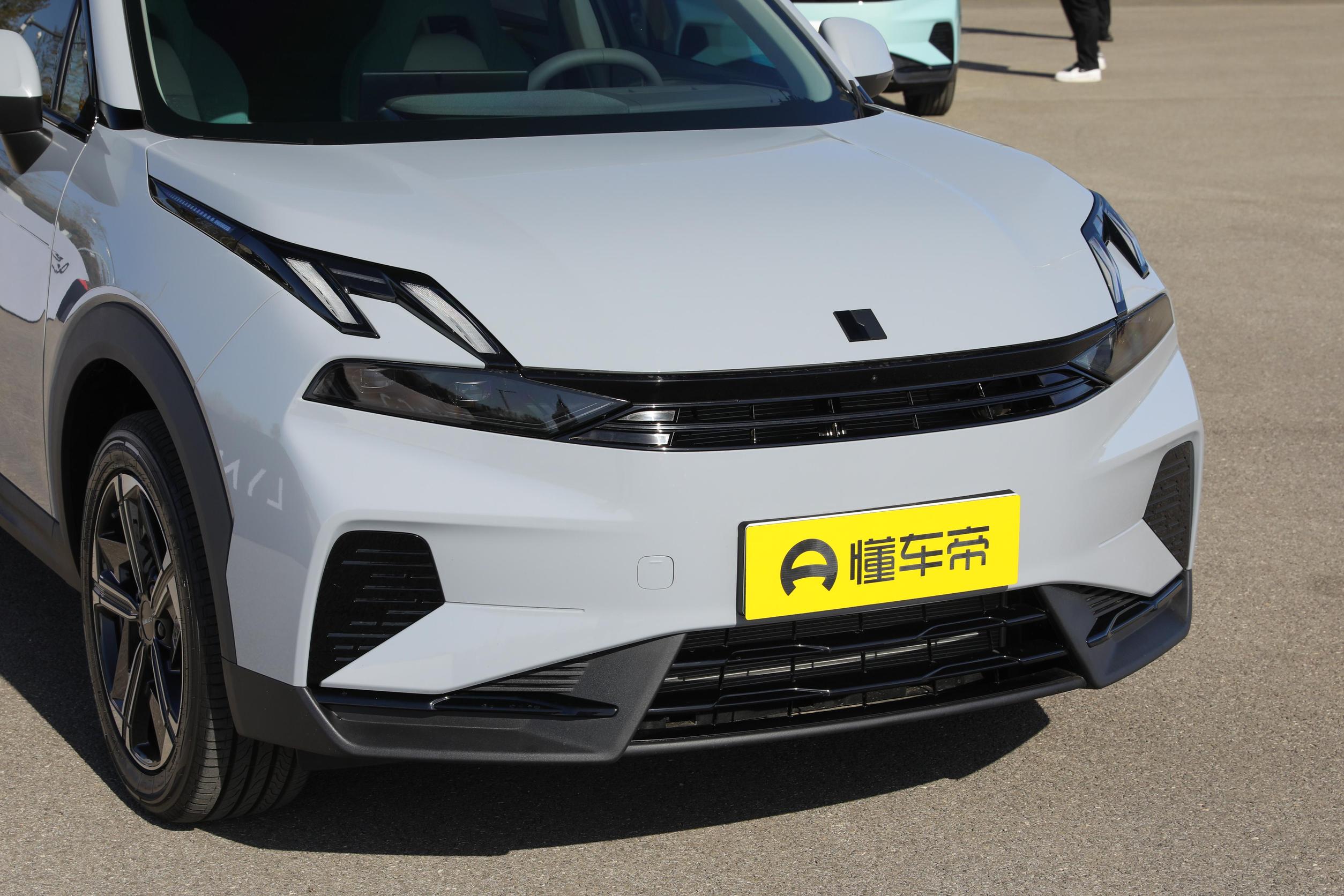 领克06 EM-P 2024款 EM-P 126长续航Pro图片_领克_35/101张图片_汽车外观图库_懂车帝