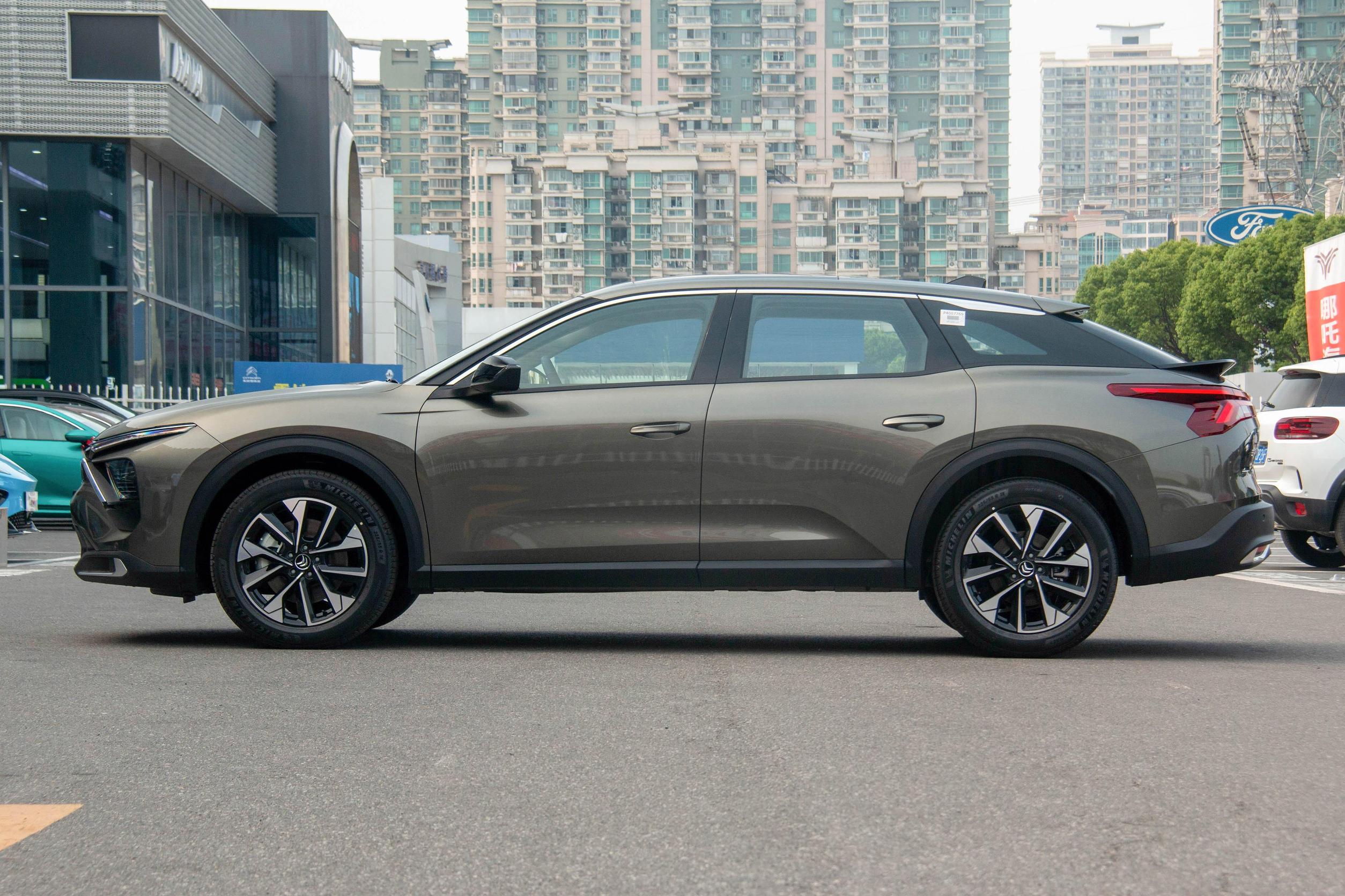 凡尔赛C5 X 2023款 1.6T 势不凡图片_雪铁龙_5/163张图片_汽车外观图库_懂车帝