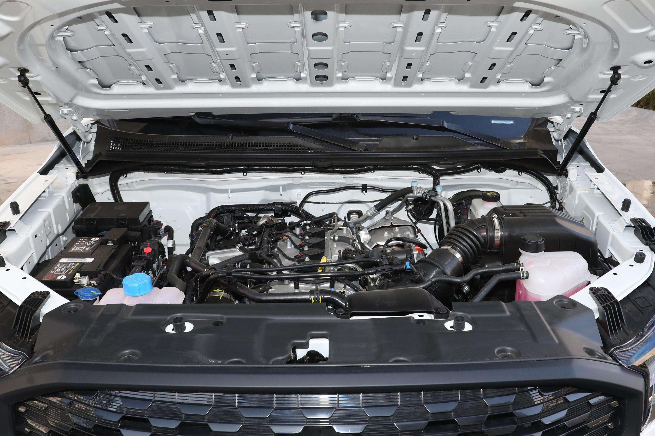 长安F70 2023款 F70蓝鲸版 2.0T汽油自动两驱长箱创富型图片_长安_4/120张图片_汽车外观图库_懂车帝