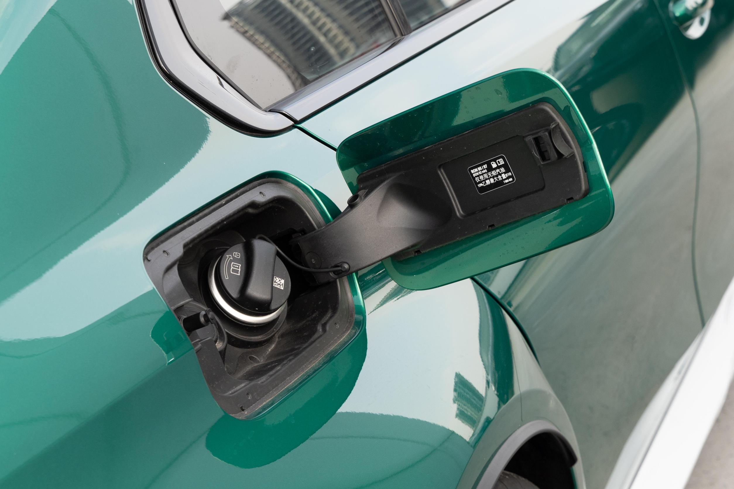 宝马M3 2023款 M3四门轿车 雷霆版图片_宝马_3/84张图片_汽车外观图库_懂车帝