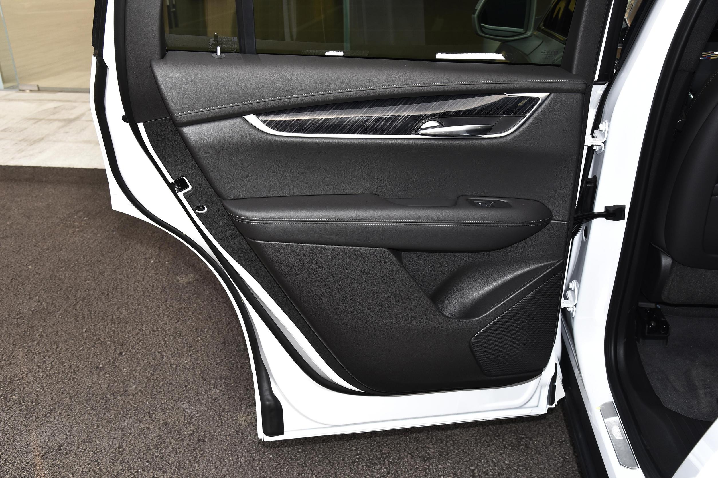 凯迪拉克XT6 2022款 2.0T 120周年限量版 七座四驱豪华型图片_凯迪拉克_28/69张图片_汽车空间图库_懂车帝