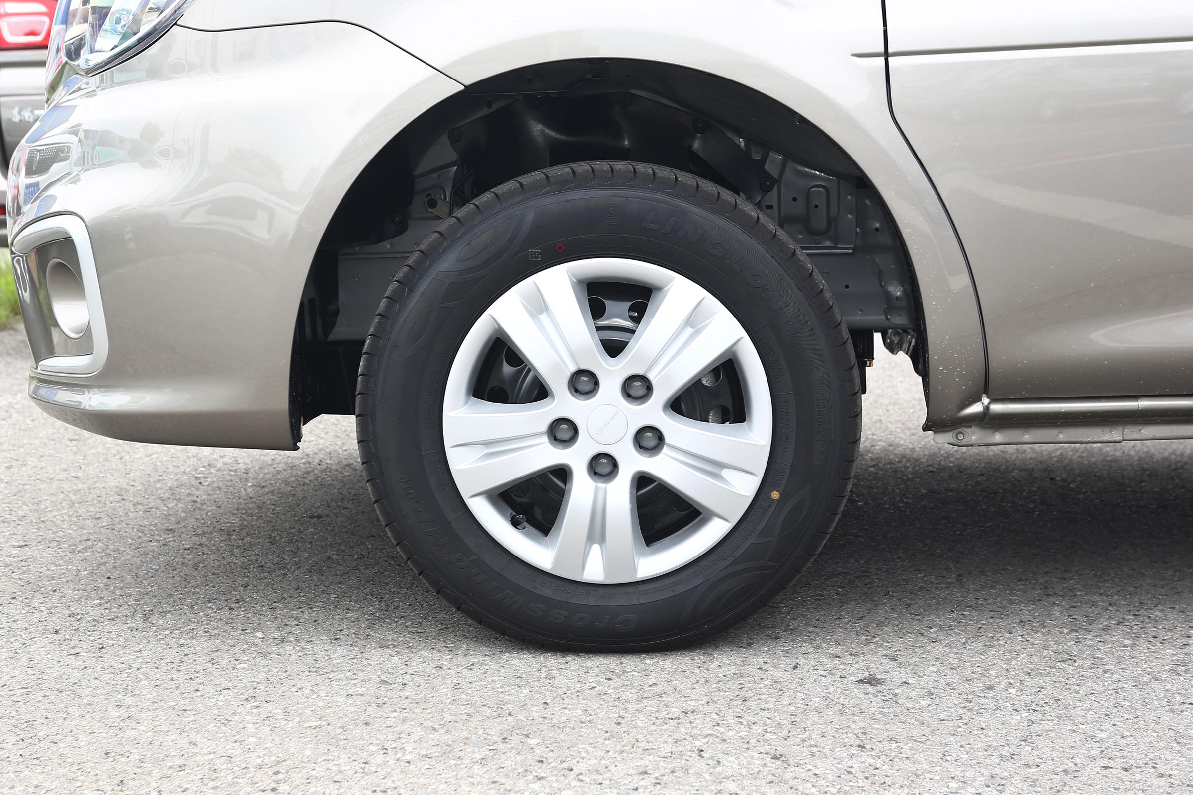 菱智 2022款 M5L 1.6L 7座实用型图片_东风风行_5/106张图片_汽车外观图库_懂车帝