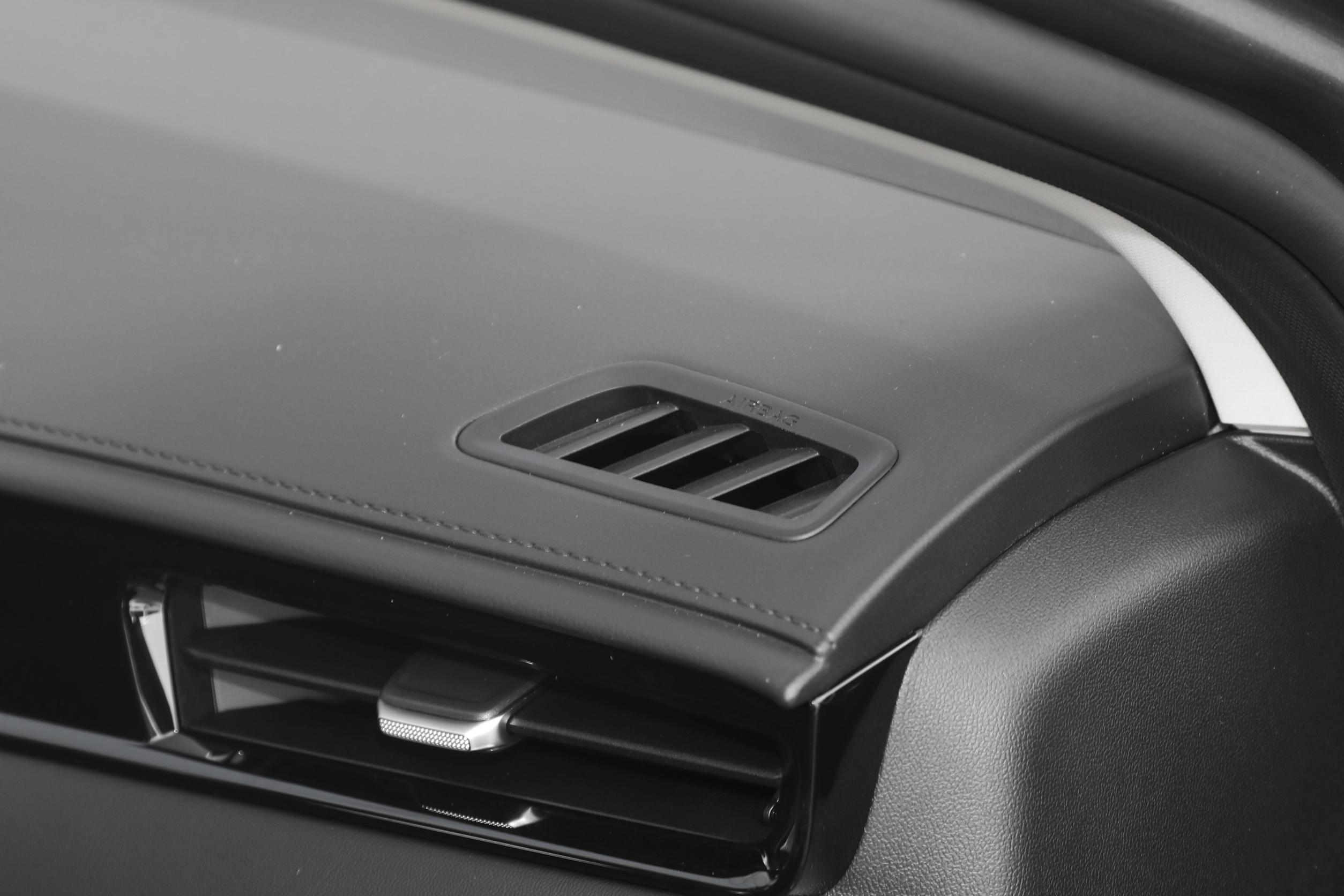 荣威i5 2023款 1.5L CVT豪华版图片_荣威_4/26张图片_汽车内饰图库_懂车帝