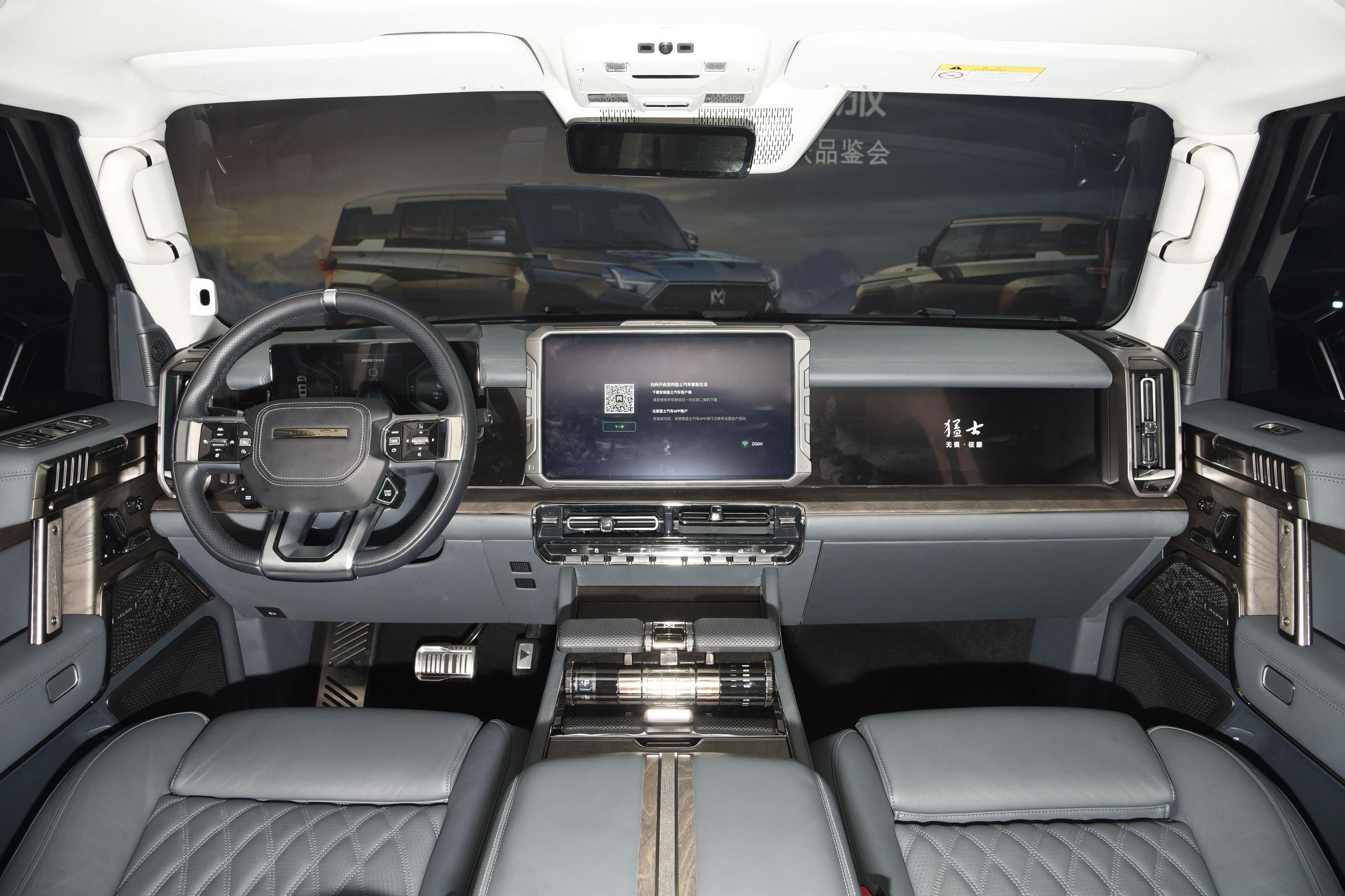 猛士917 2023款 创始增程版图片_猛士_1/32张图片_汽车内饰图库_懂车帝
