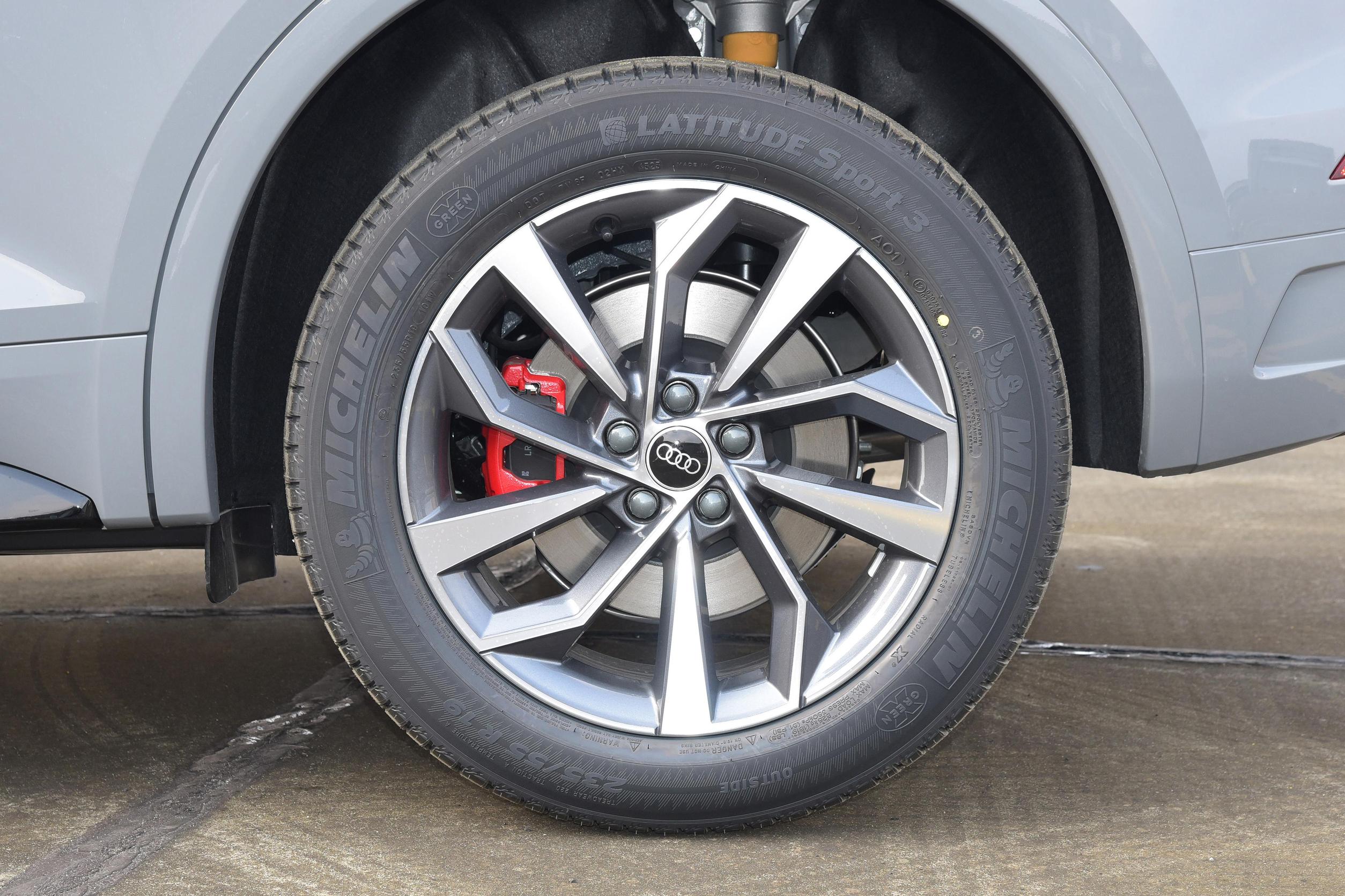 奥迪Q5L 2024款 40TFSI 豪华动感型图片_奥迪_32/120张图片_汽车外观图库_懂车帝