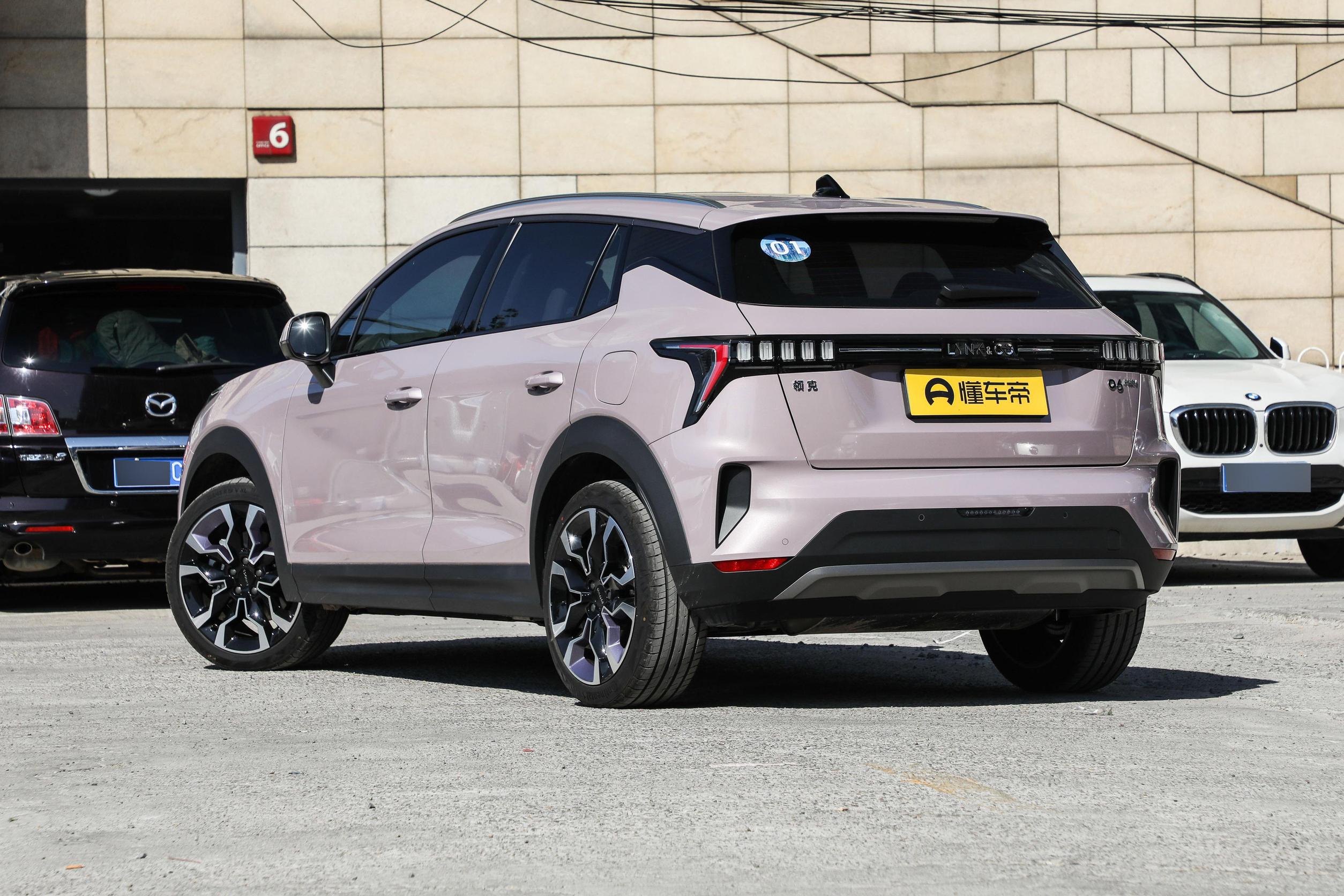 领克06 EM-P 2023款 PHEV Remix Shero图片_领克_1/61张图片_汽车外观图库_懂车帝