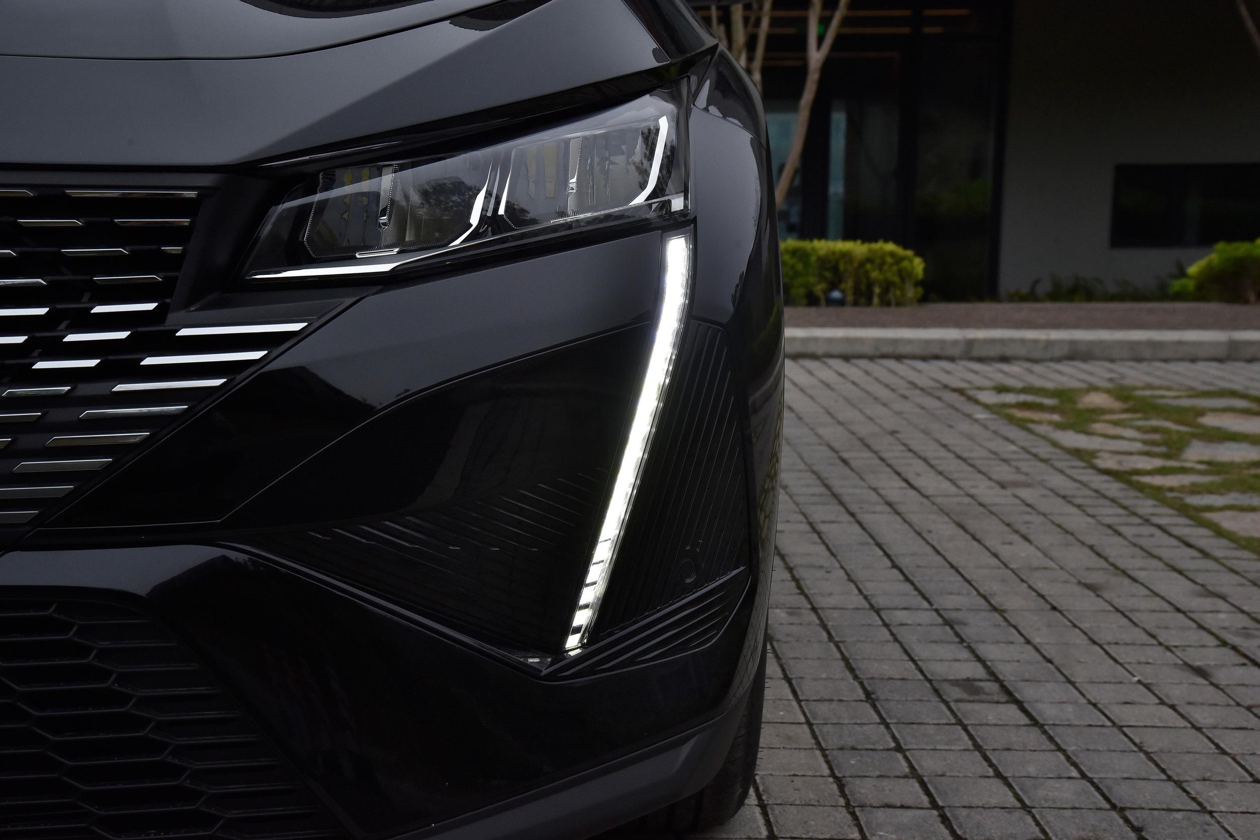 标致408X 2023款 1.6T 魅力版图片_标致_2/113张图片_汽车外观图库_懂车帝