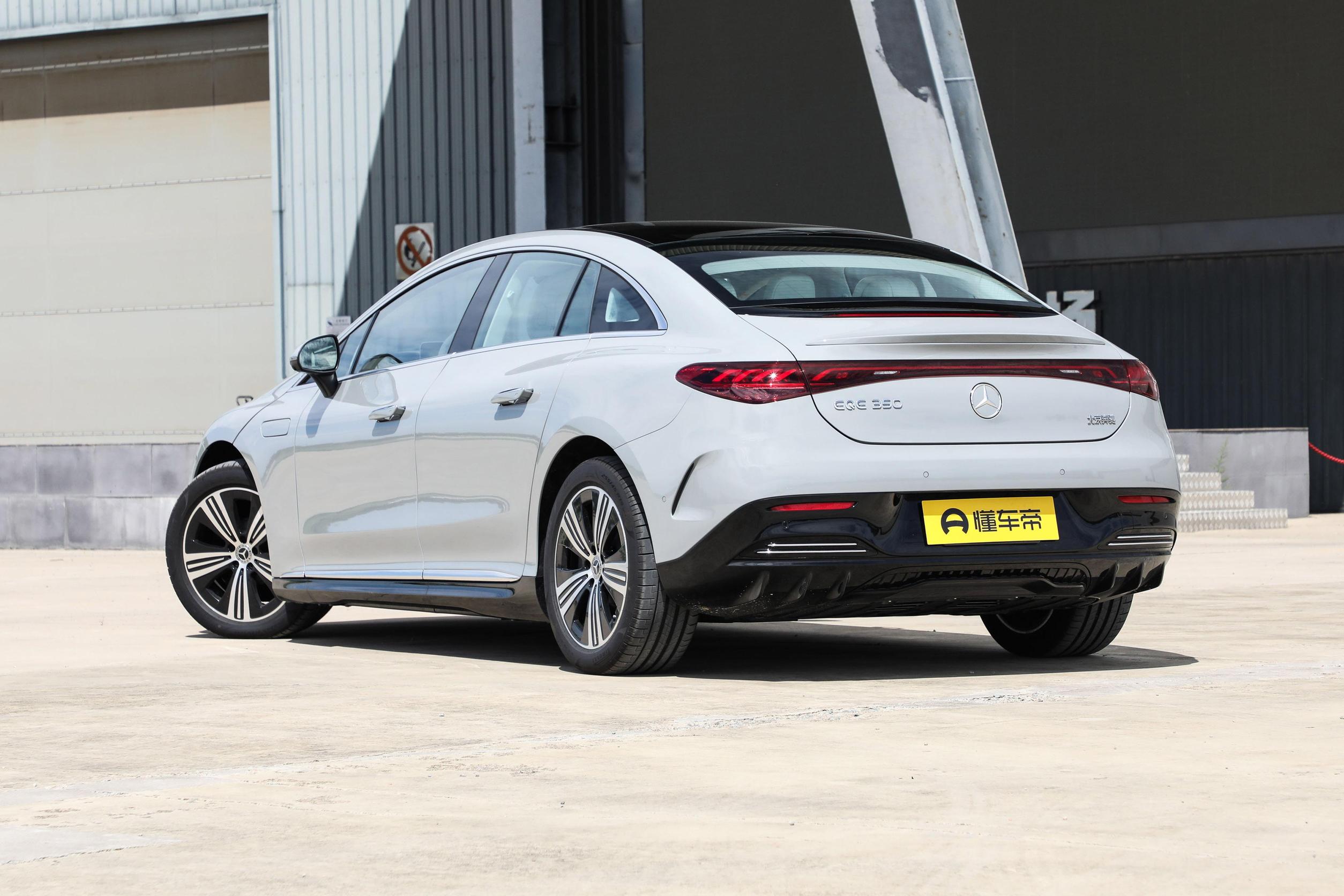 奔驰EQE 2022款 EQE 350 豪华版图片_奔驰_9/110张图片_汽车外观图库_懂车帝