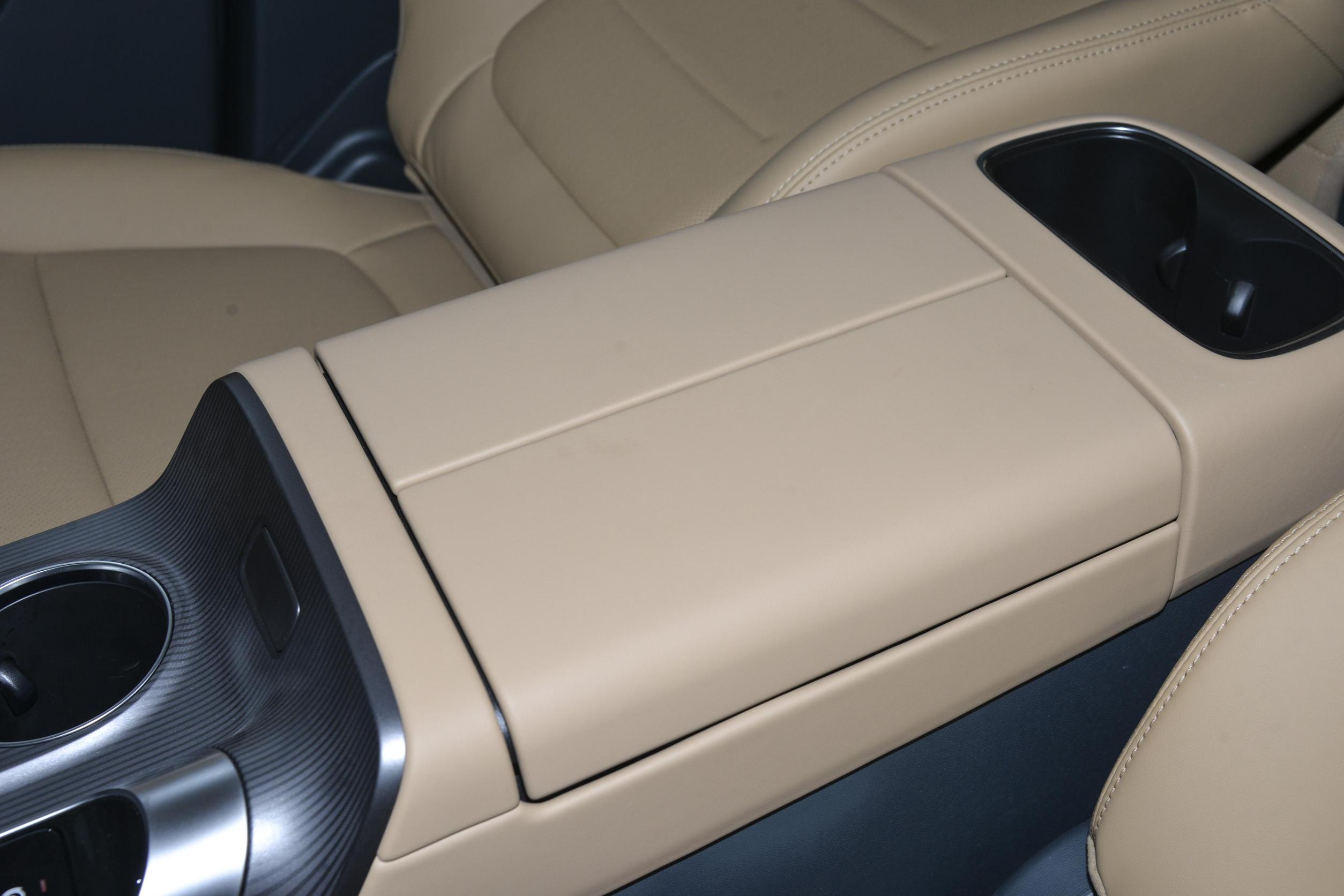 传祺E8 PHEV 2024款 2.0ATK 150km MAX版图片_广汽传祺_21/113张图片_汽车空间图库_懂车帝