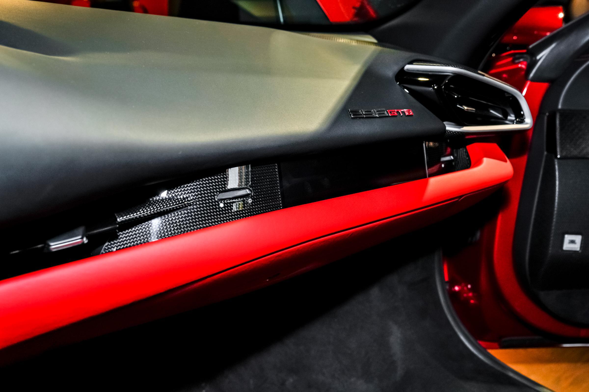 法拉利296 2021款 3.0T V6 GTB图片_法拉利_4/41张图片_汽车内饰图库_懂车帝