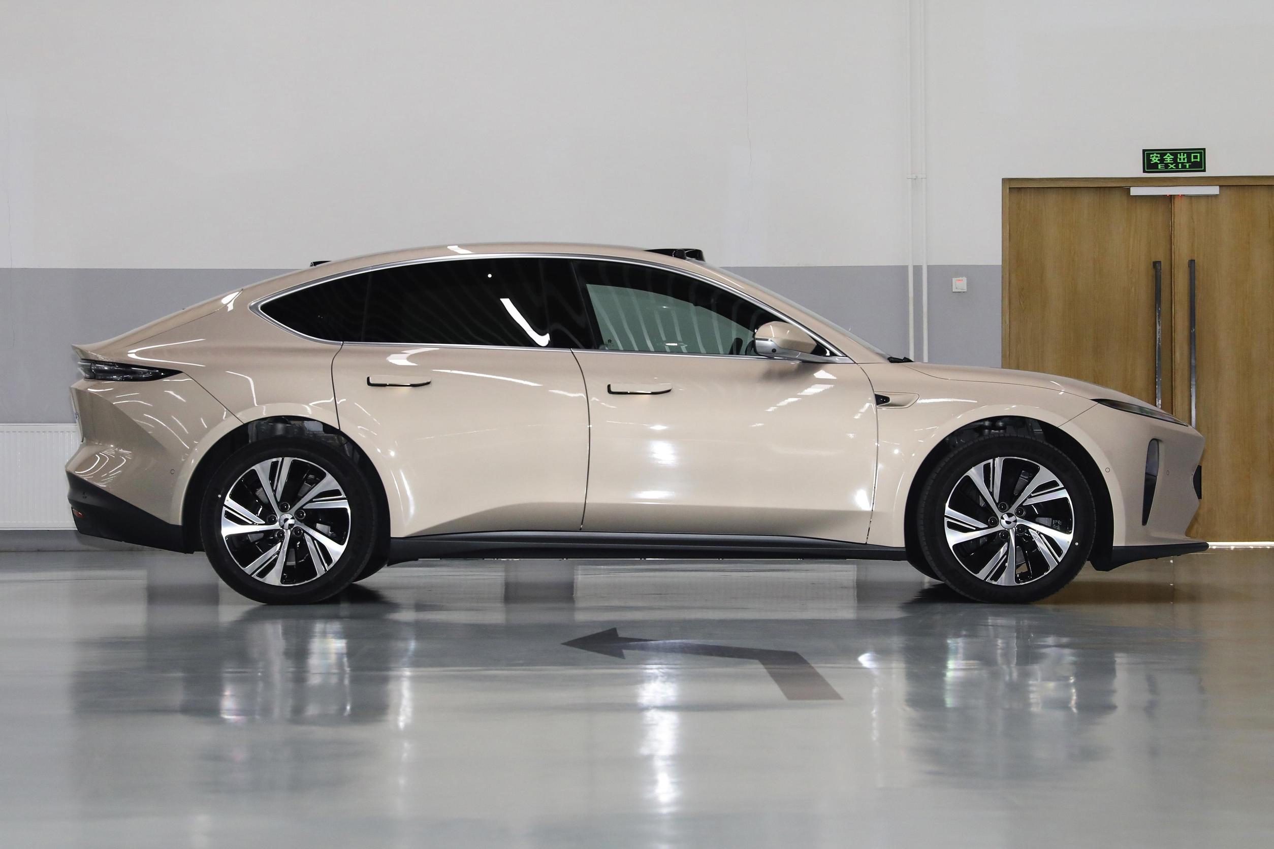 蔚来ET5 2022款 75kWh图片_蔚来_2/414张图片_汽车外观图库_懂车帝