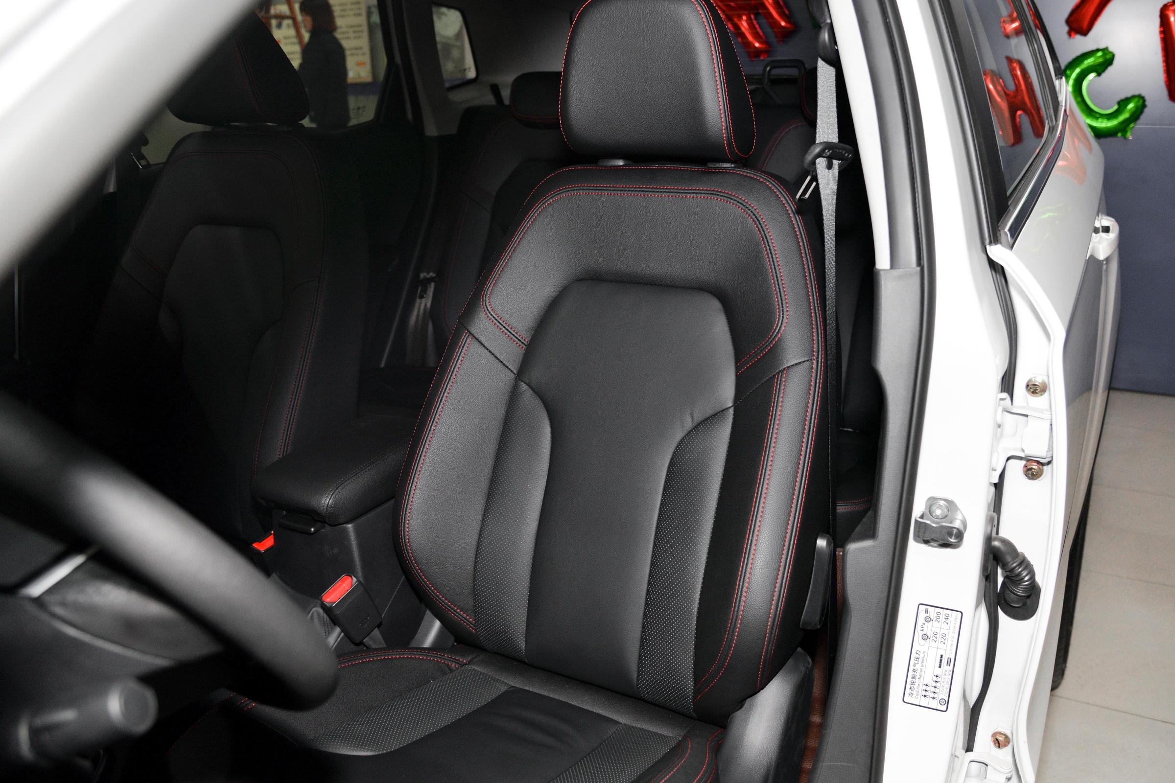 森雅R7 2017款 智能网联版 1.5T 手动智擎型图片_一汽_33/38张图片_汽车空间图库_懂车帝