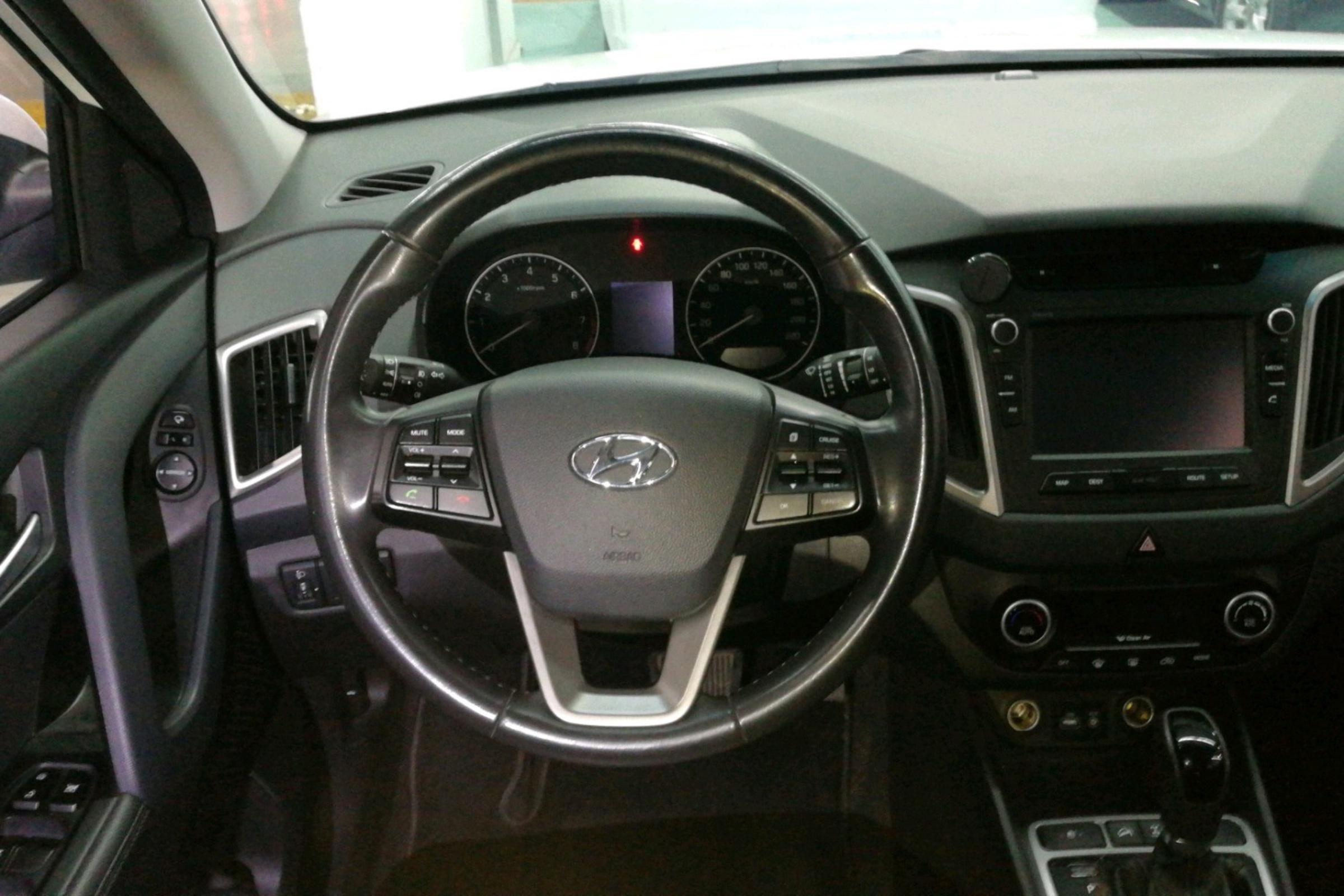 现代ix25 2015款 2.0L 自动四驱尊贵型DLX图片_现代_6/8张图片_汽车内饰图库_懂车帝