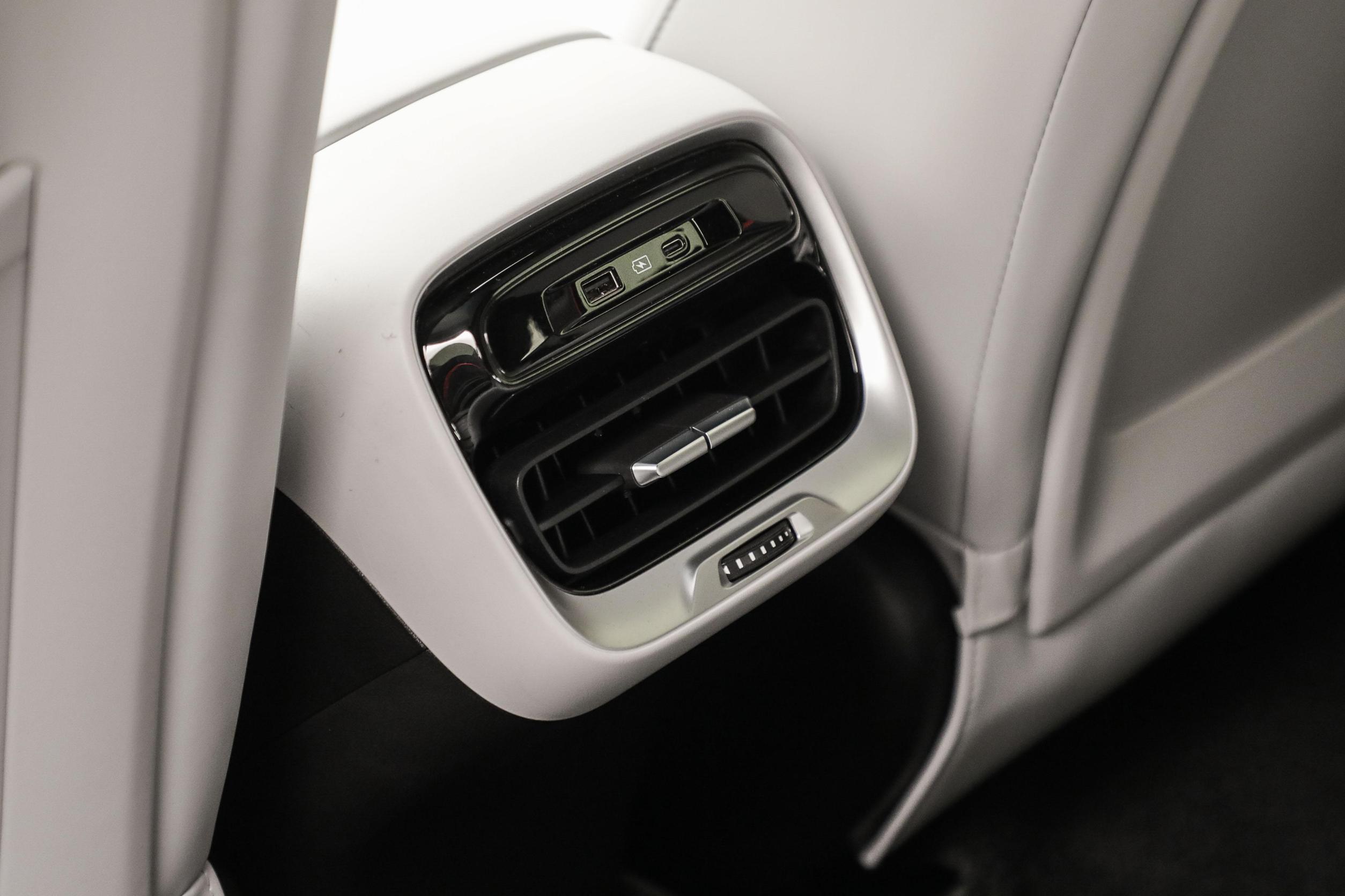 小鹏P7 2023款 P7i 702 Max图片_小鹏汽车_12/37张图片_汽车空间图库_懂车帝