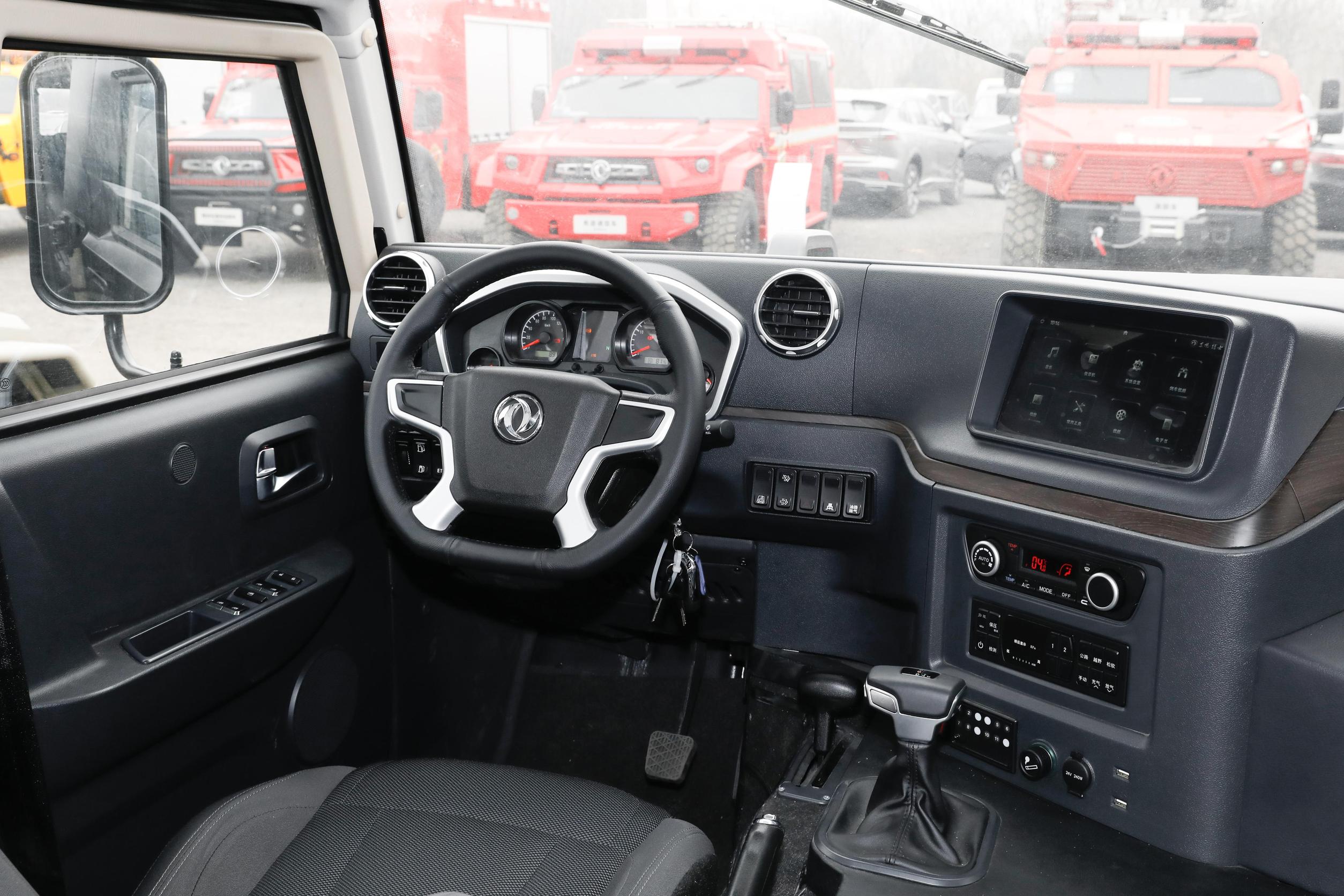 猛士M50 2022款 逆行者500 4.0T 柴油 自动低顶厢式图片_东风_35/36张图片_汽车内饰图库_懂车帝