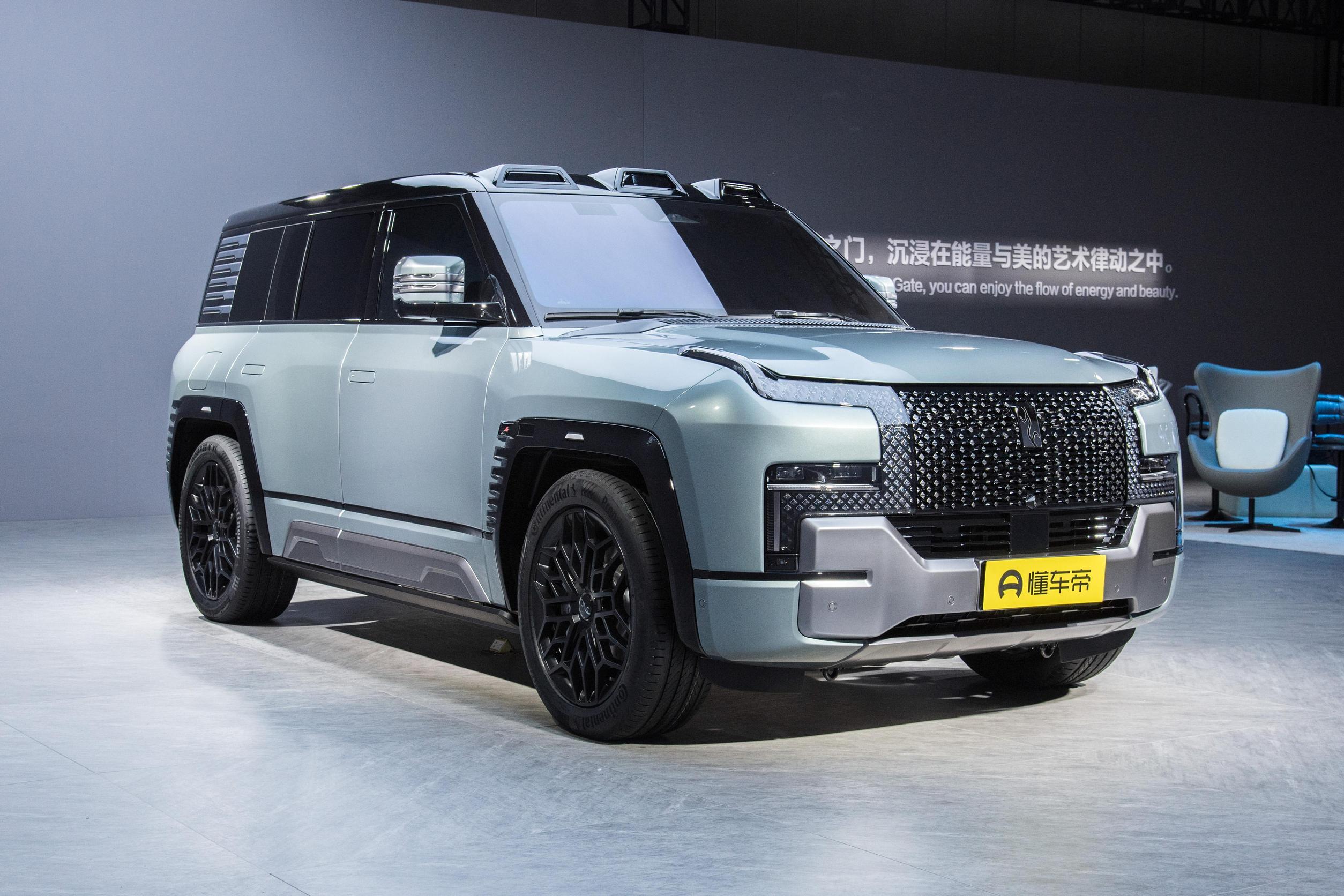 仰望U8 2023款 豪华版图片_仰望_1/65张图片_汽车外观图库_懂车帝