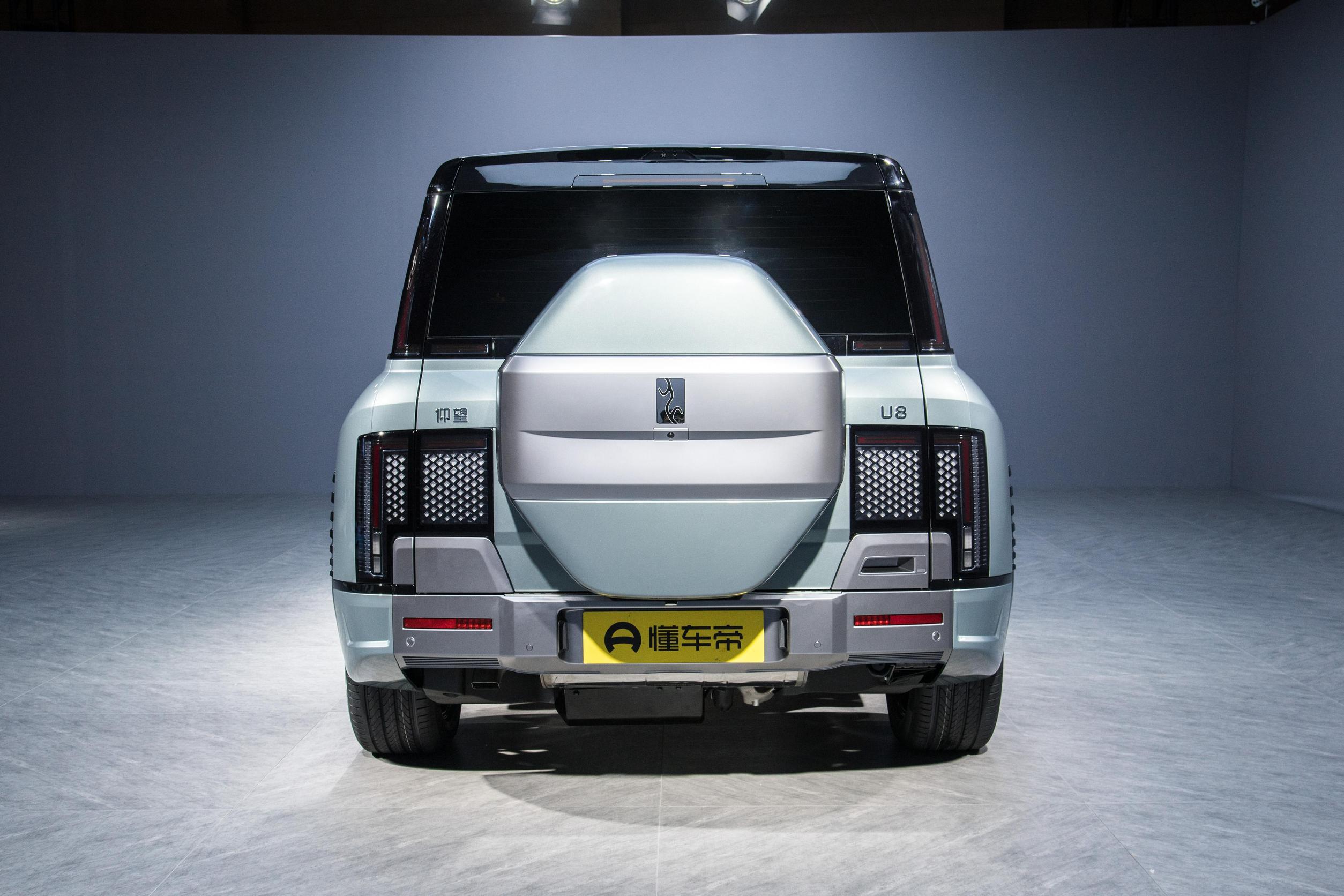仰望U8 2023款 豪华版图片_仰望_1/65张图片_汽车外观图库_懂车帝