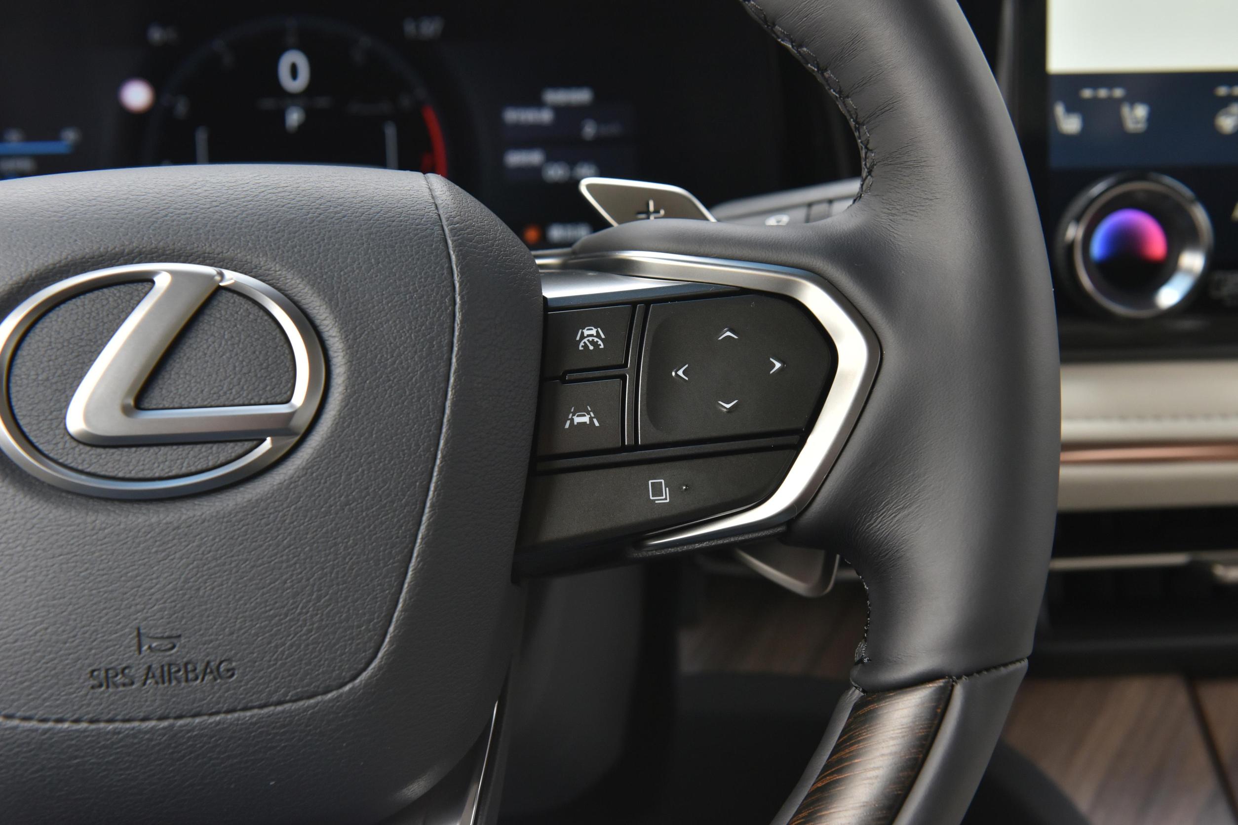 雷克萨斯LM 2023款 500h DIRECT4 六座尊崇版图片_雷克萨斯_23/52张图片_汽车内饰图库_懂车帝