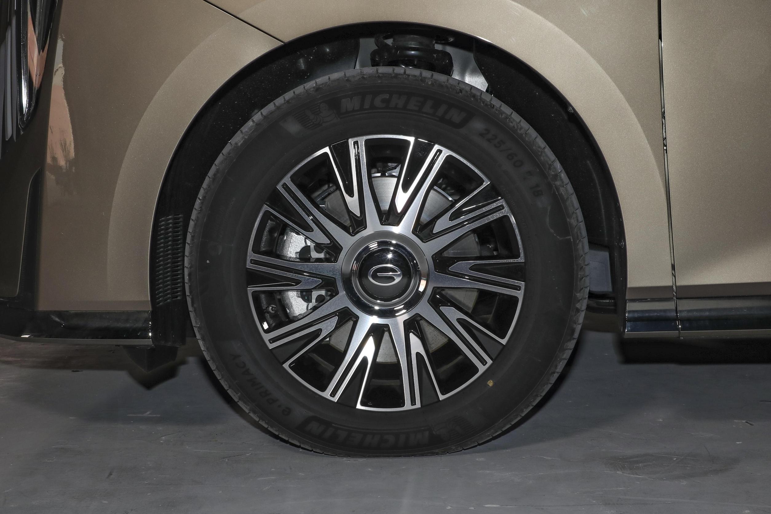 传祺E9 PHEV 2023款 2.0TM MAX图片_广汽传祺_1/217张图片_汽车外观图库_懂车帝