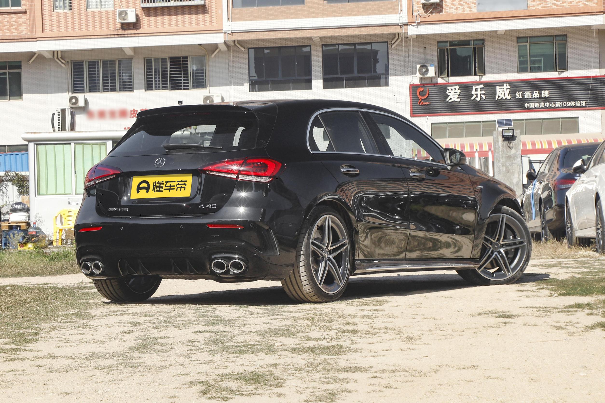 奔驰A级AMG(进口) 2023款 AMG A 45 4MATIC+图片_奔驰_8/51张图片_汽车外观图库_懂车帝