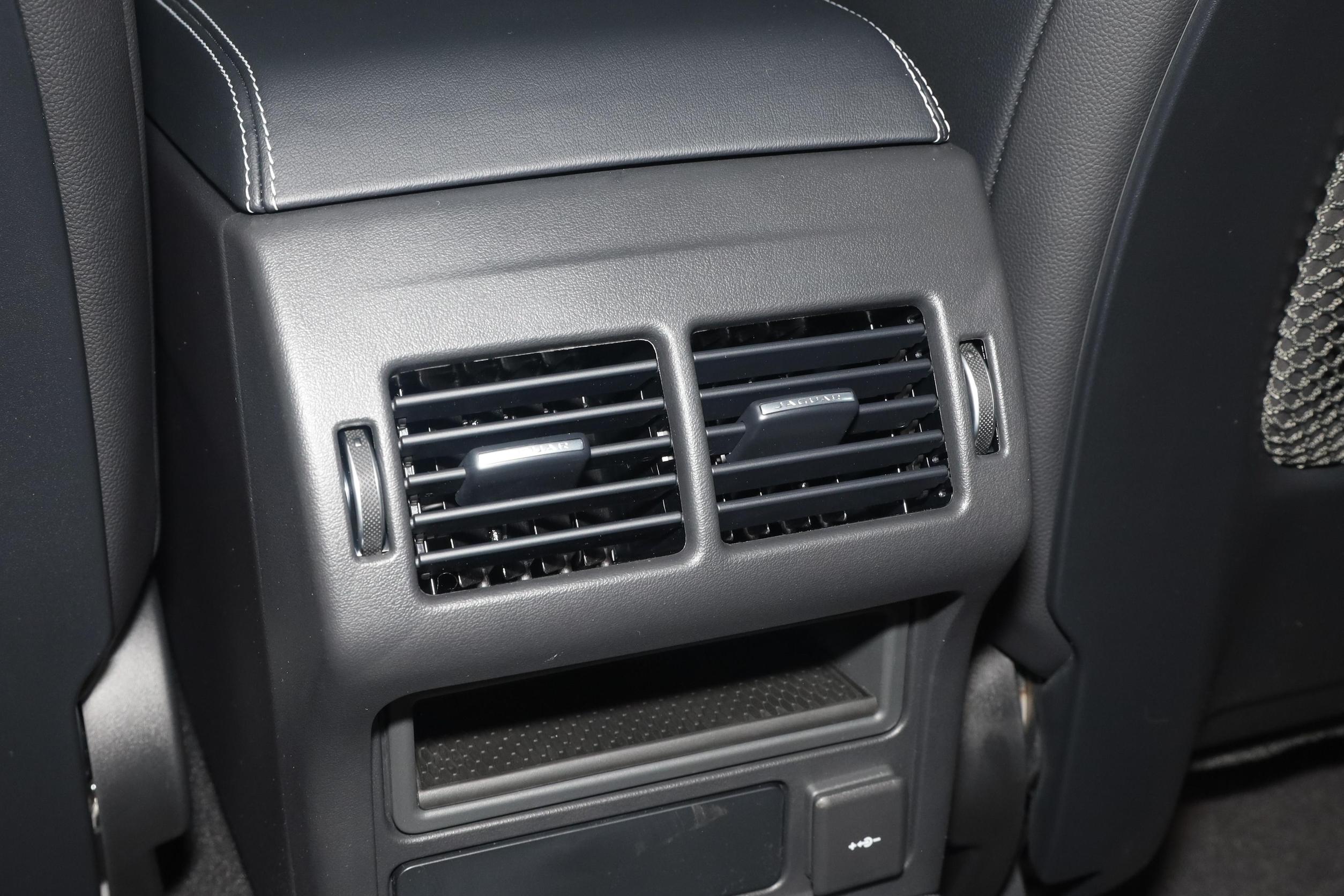 捷豹XEL 2023款 2.0T 200PS R-DYNAMIC 青春运动版图片_捷豹_3/45张图片_汽车空间图库_懂车帝