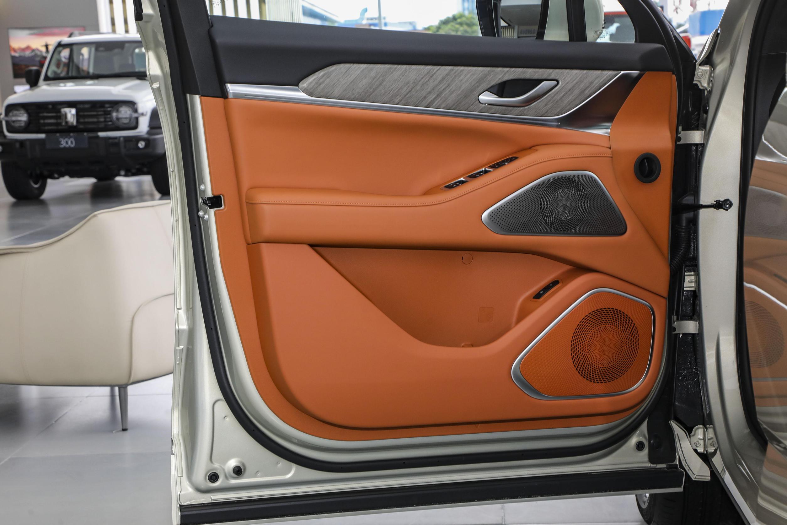 蓝山DHT-PHEV 2023款 两驱长续航版图片_魏牌_1/51张图片_汽车空间图库_懂车帝