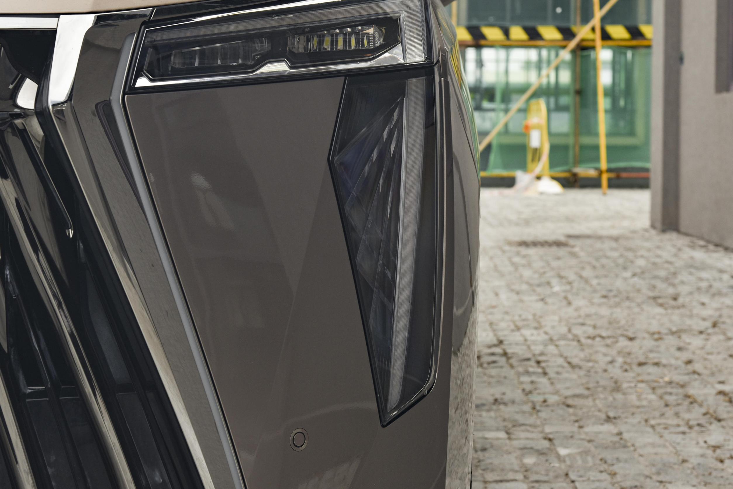 传祺M8 2023款 宗师系列 2.0TM 混动 御尊版图片_广汽传祺_4/39张图片_汽车外观图库_懂车帝