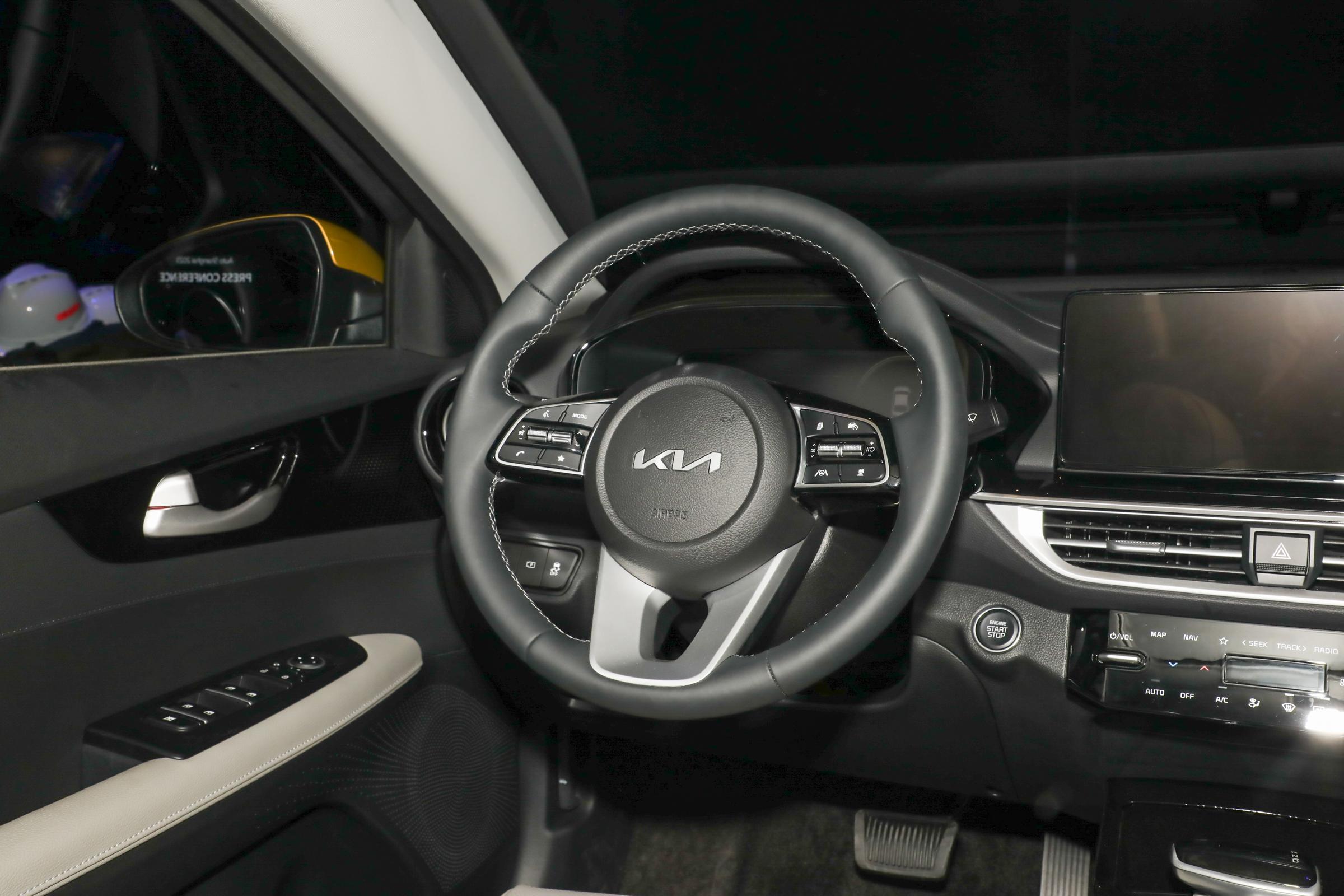 起亚K3 2023款 1.4T DCT 尊贵奢享版图片_起亚_3/106张图片_汽车车展图库_懂车帝