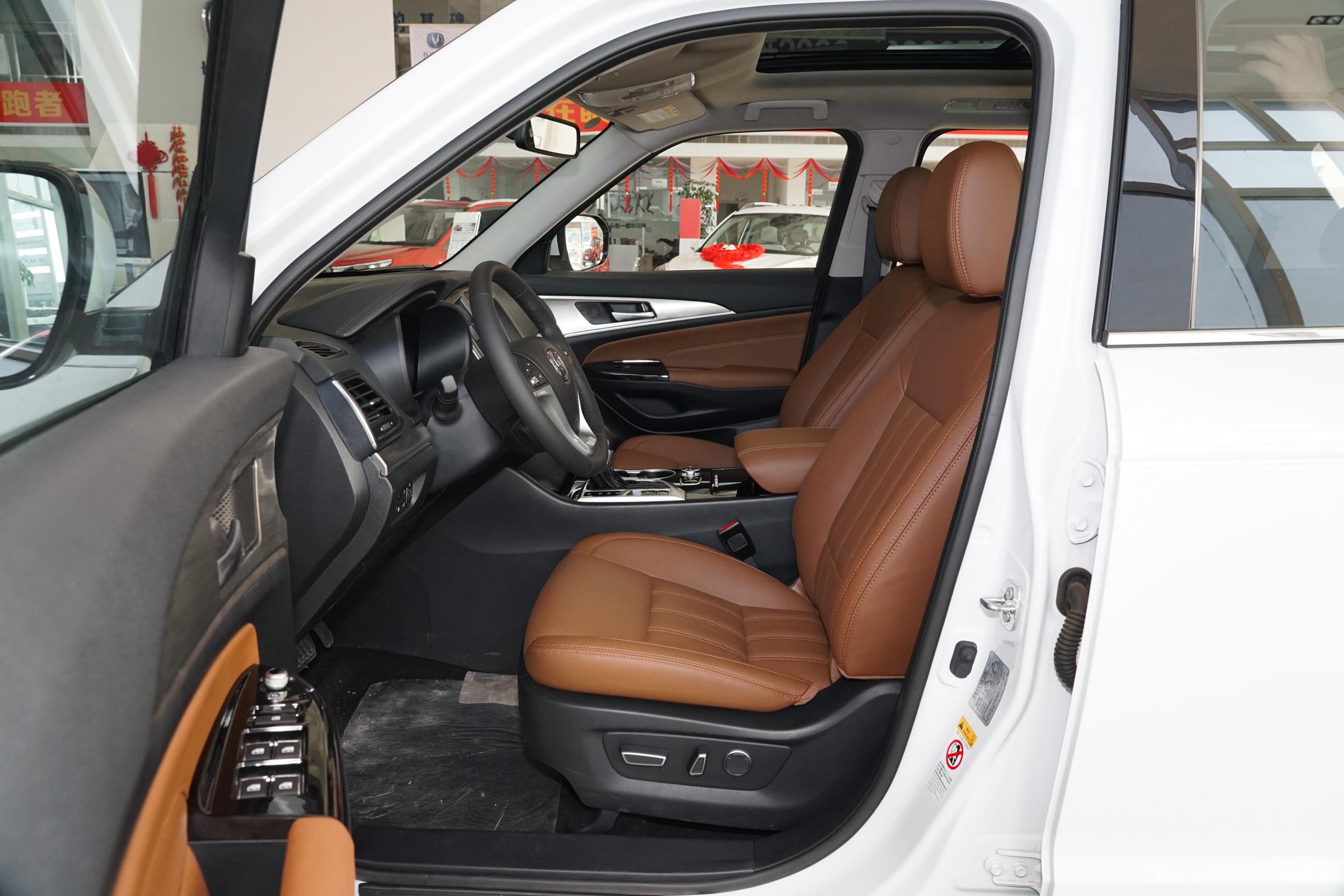 长安CS95 2017款 2.0T 两驱智途版图片_长安_2/42张图片_汽车空间图库_懂车帝