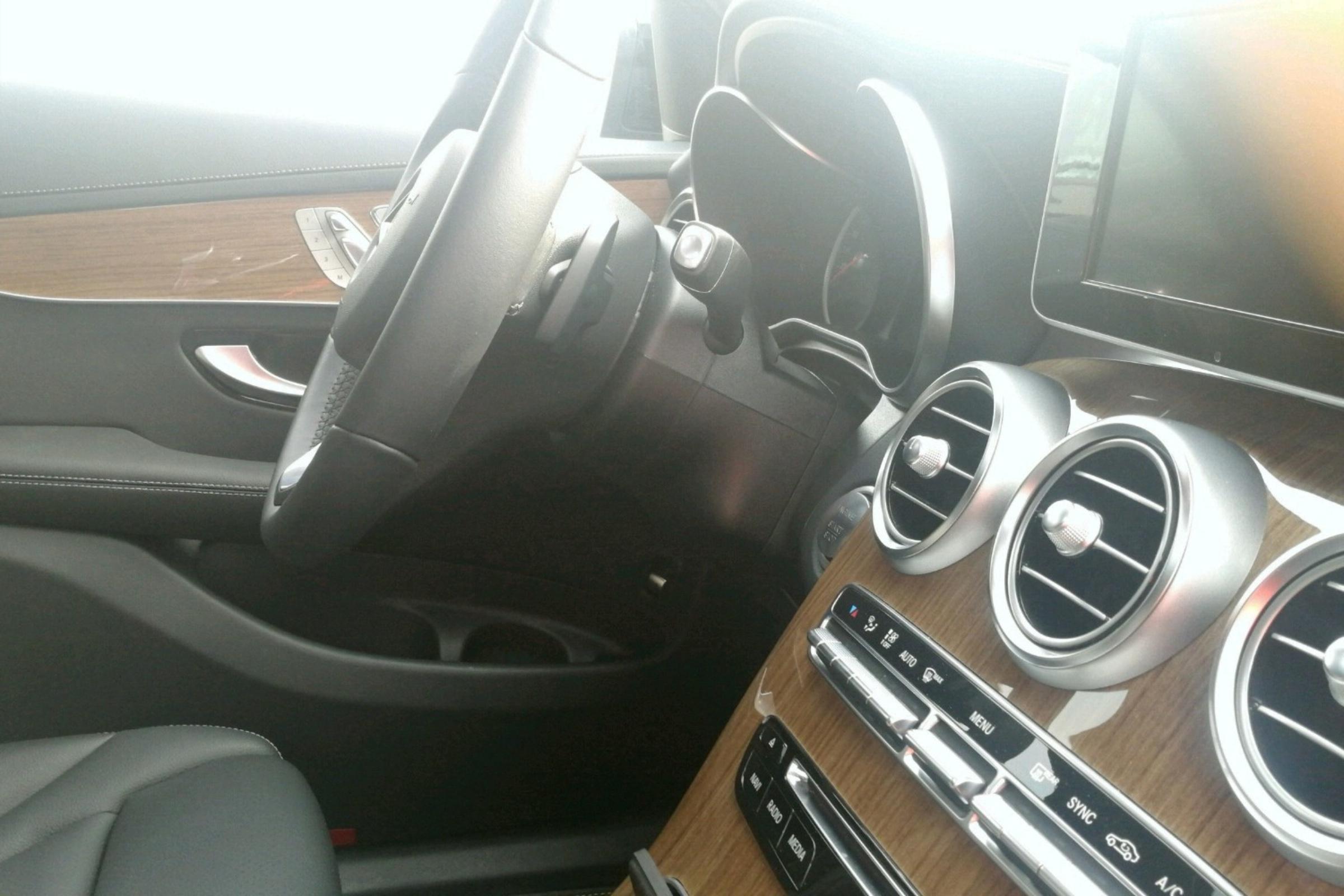 奔驰GLC轿跑 2019款 GLC 260 4MATIC 轿跑SUV图片_奔驰_3/8张图片_汽车内饰图库_懂车帝