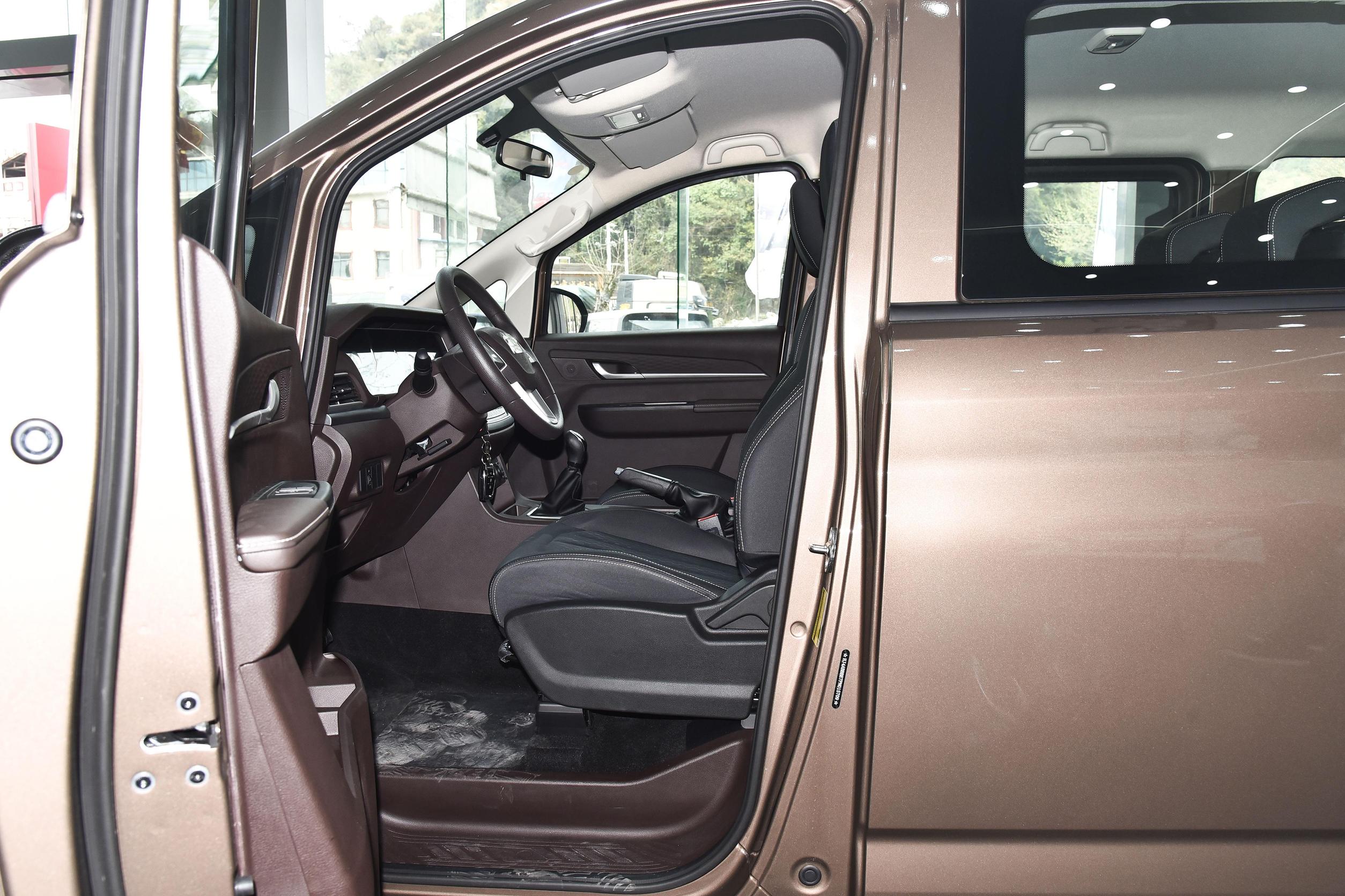 锐胜王牌M7 2023款 1.6L创富版 手动长轴 9座图片_北汽制造_3/49张图片_汽车空间图库_懂车帝