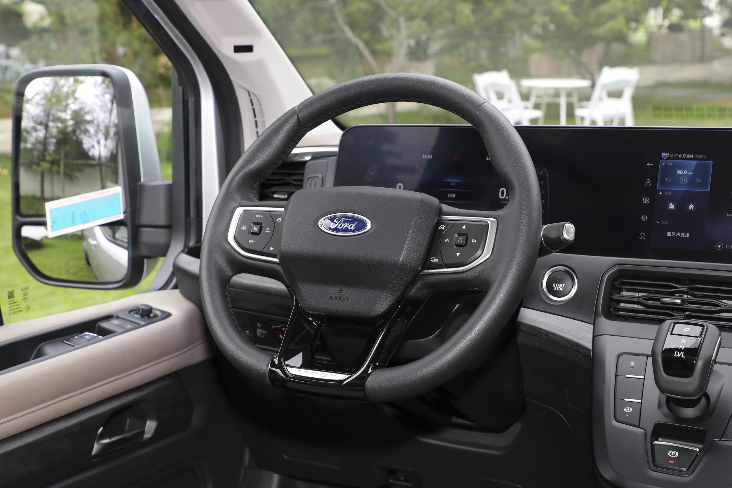 全顺 2024款 V363 2.3T柴油自动长轴中顶15座图片_福特_4/47张图片_汽车内饰图库_懂车帝