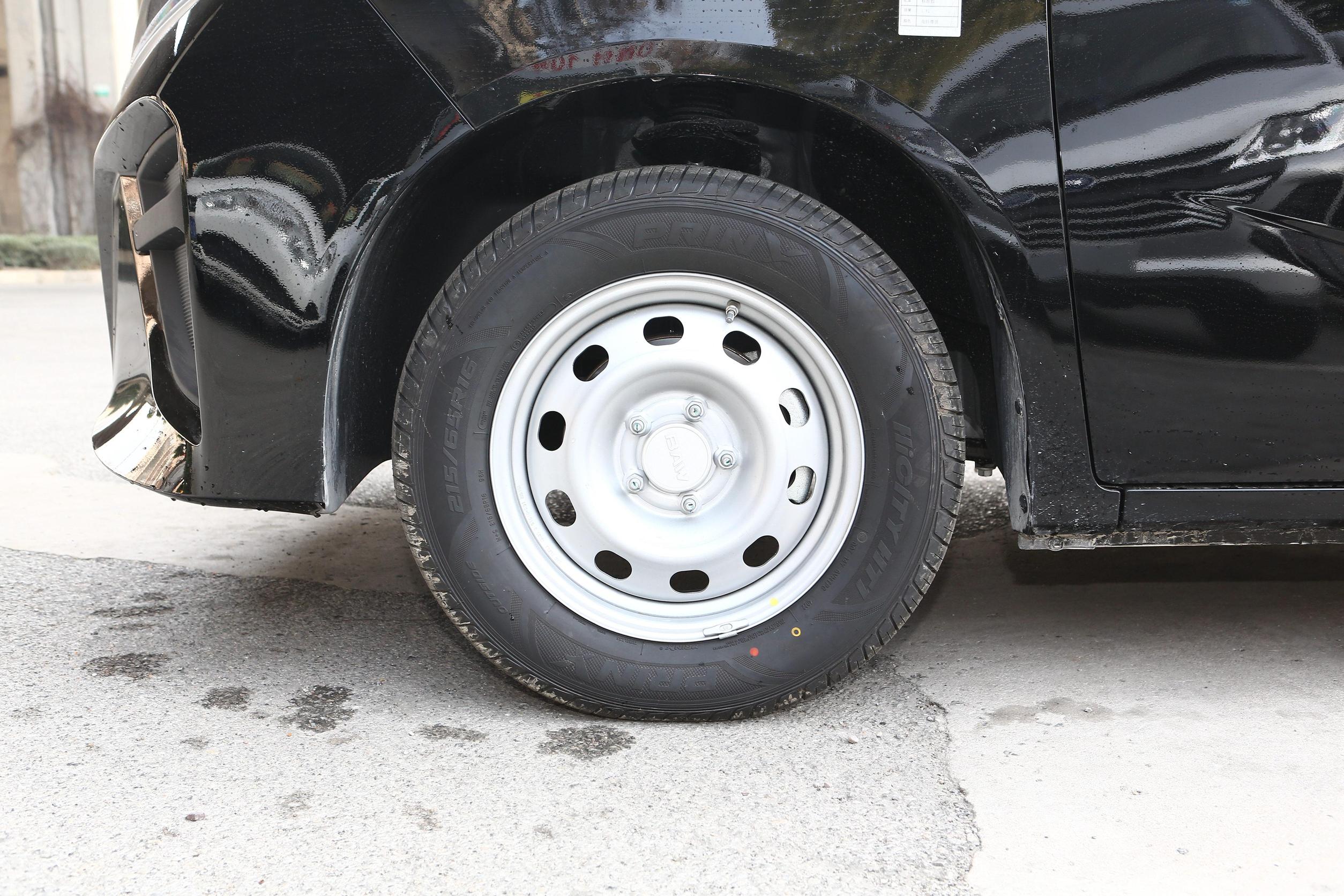 锐胜王牌M7 2023款 1.6L创富版 手动长轴 7座图片_北汽制造_4/121张图片_汽车外观图库_懂车帝