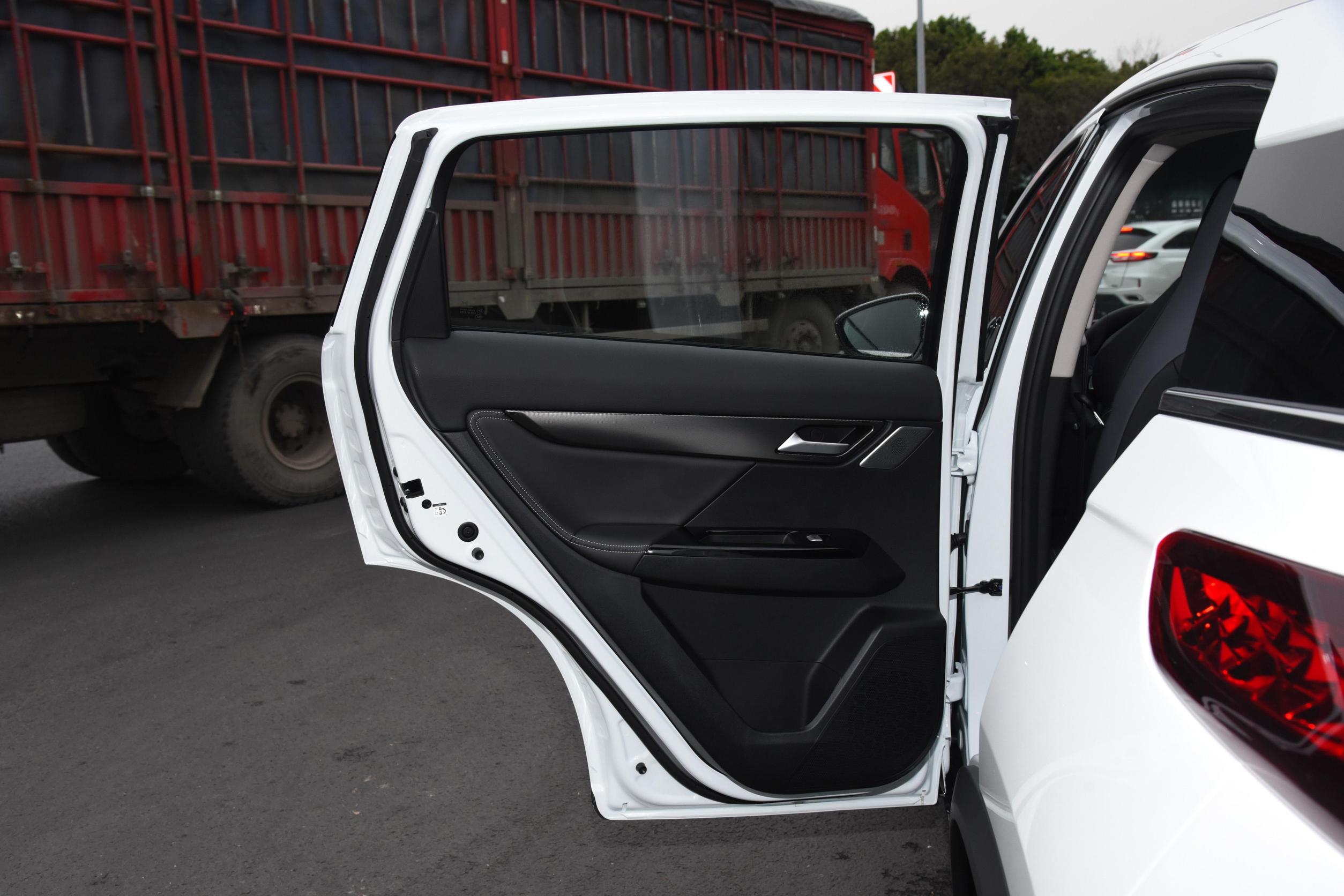 小鹏G3 2022款 G3i 460N+图片_小鹏汽车_12/55张图片_汽车空间图库_懂车帝