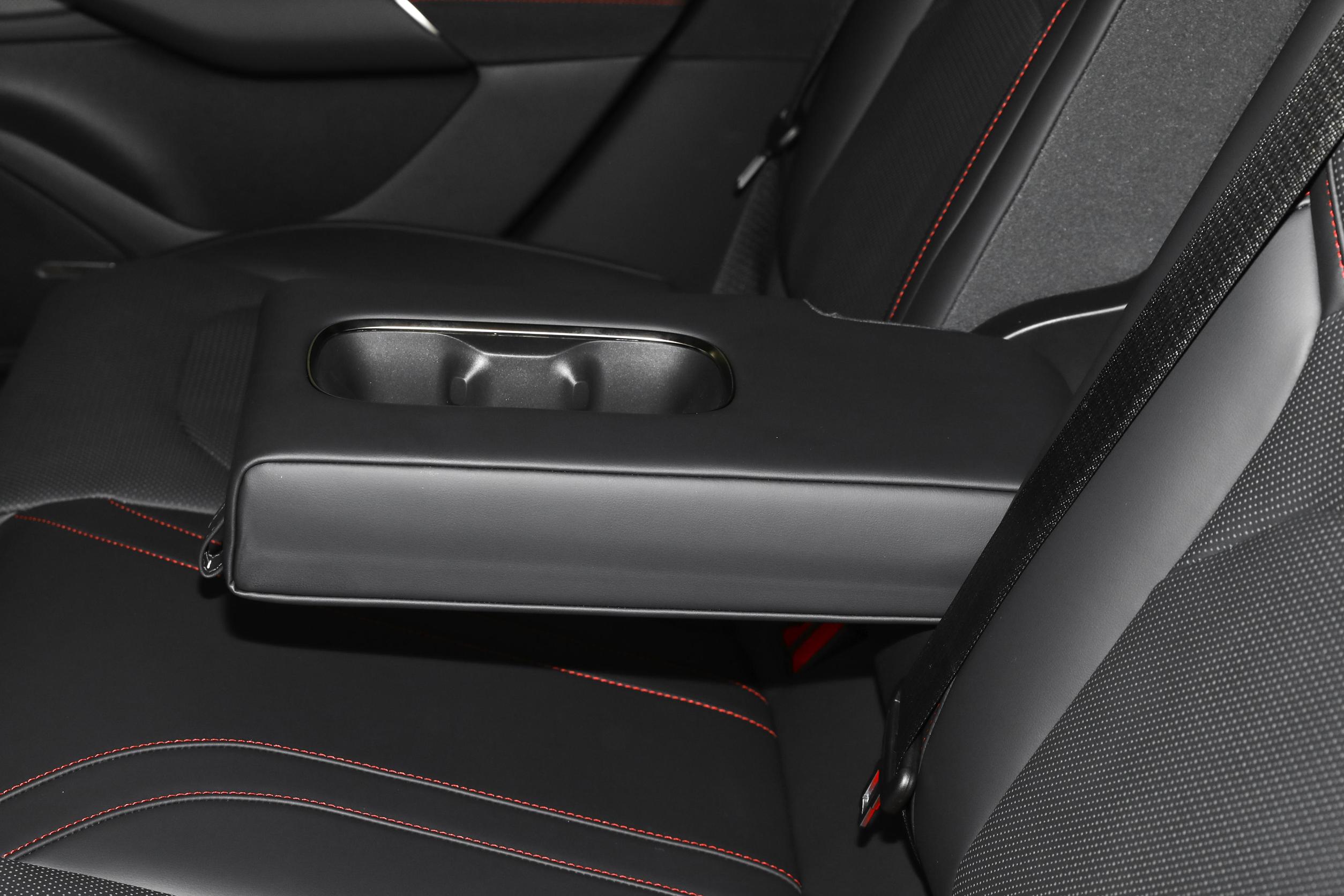 小米SU7壁纸_小米SU7_小米SU7空间图片_24/243张图片_小米SU7/整车空间图片_懂车帝