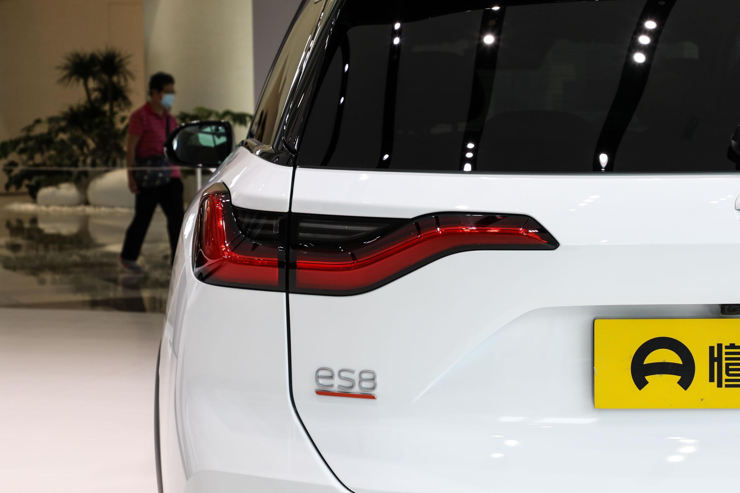 蔚来ES8 2022款 450KM 六座版图片_蔚来_1/63张图片_汽车外观图库_懂车帝