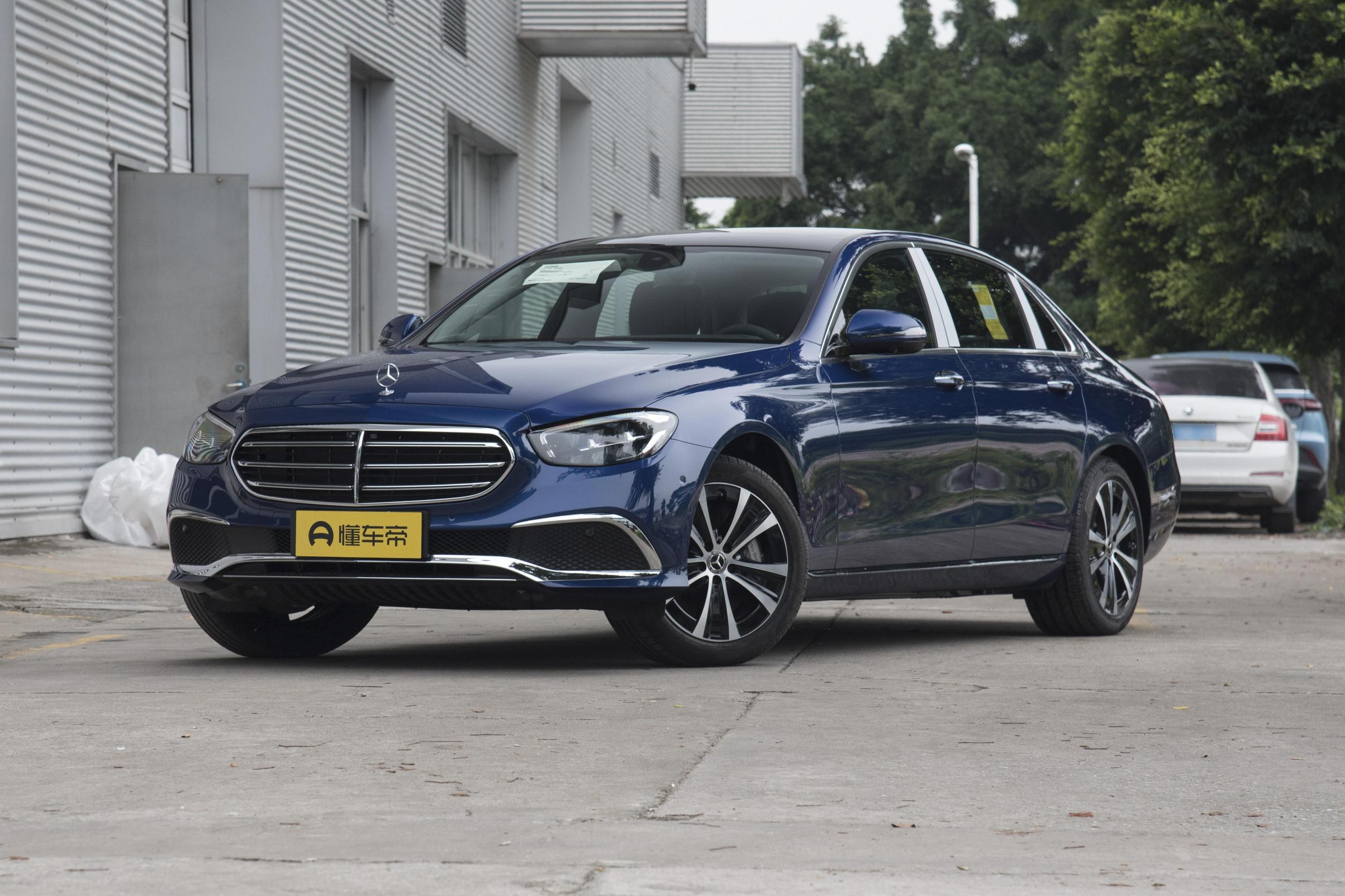 奔驰E级PHEV 2023款 E 350 e L 运动轿车图片_奔驰_15/143张图片_汽车外观图库_懂车帝