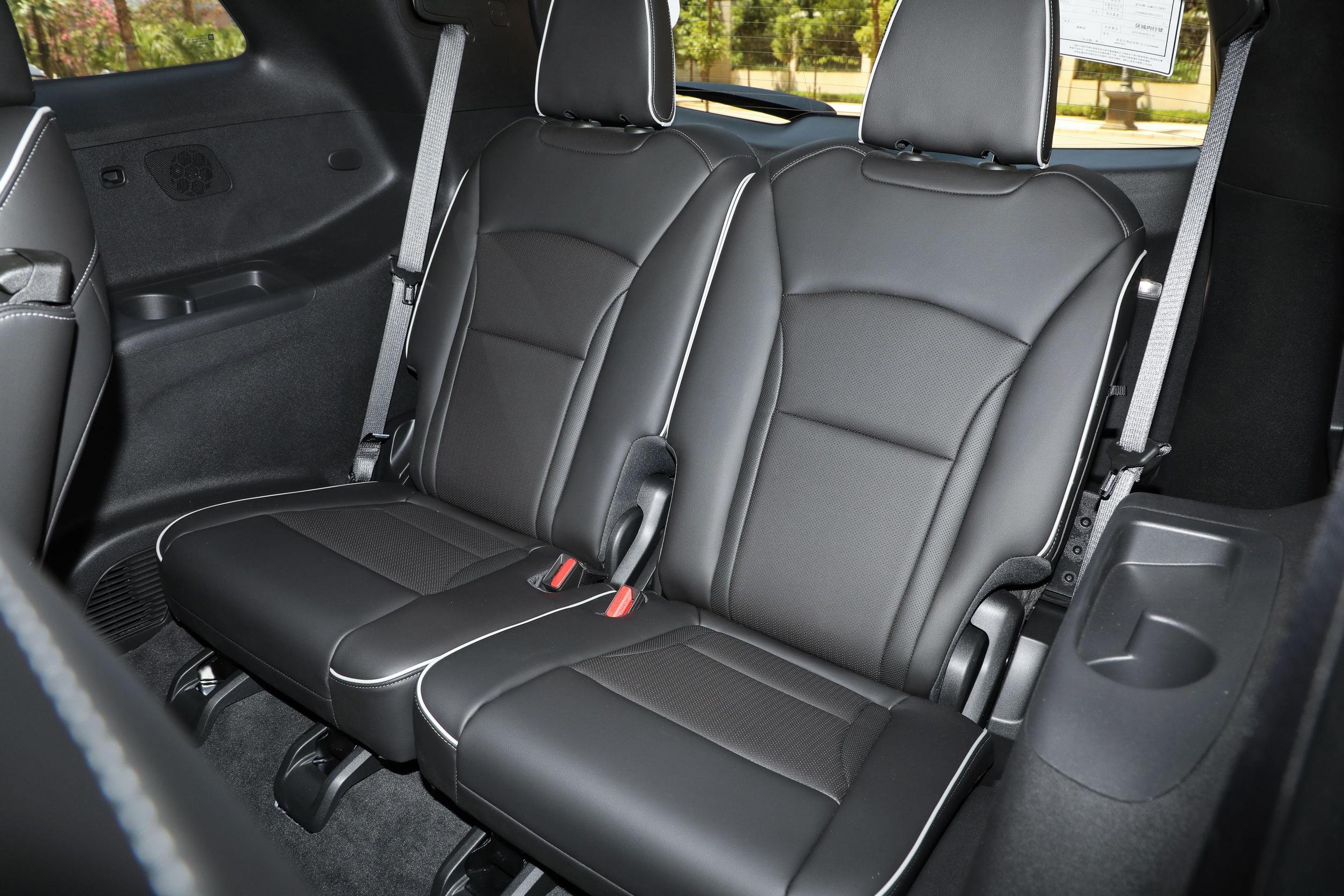 昂科旗 2022款 652T 四驱尊享旗舰型 六座图片_别克_27/79张图片_汽车空间图库_懂车帝