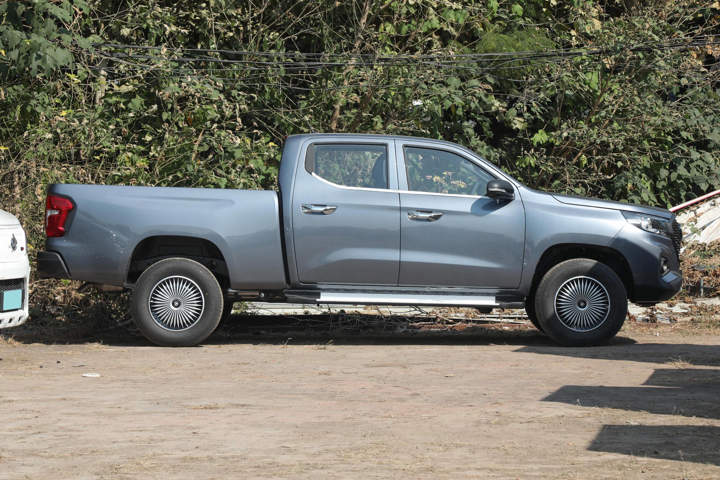 长安F70 2023款 F70蓝鲸版 2.0T汽油自动两驱长箱创富型图片_长安_86/120张图片_汽车外观图库_懂车帝