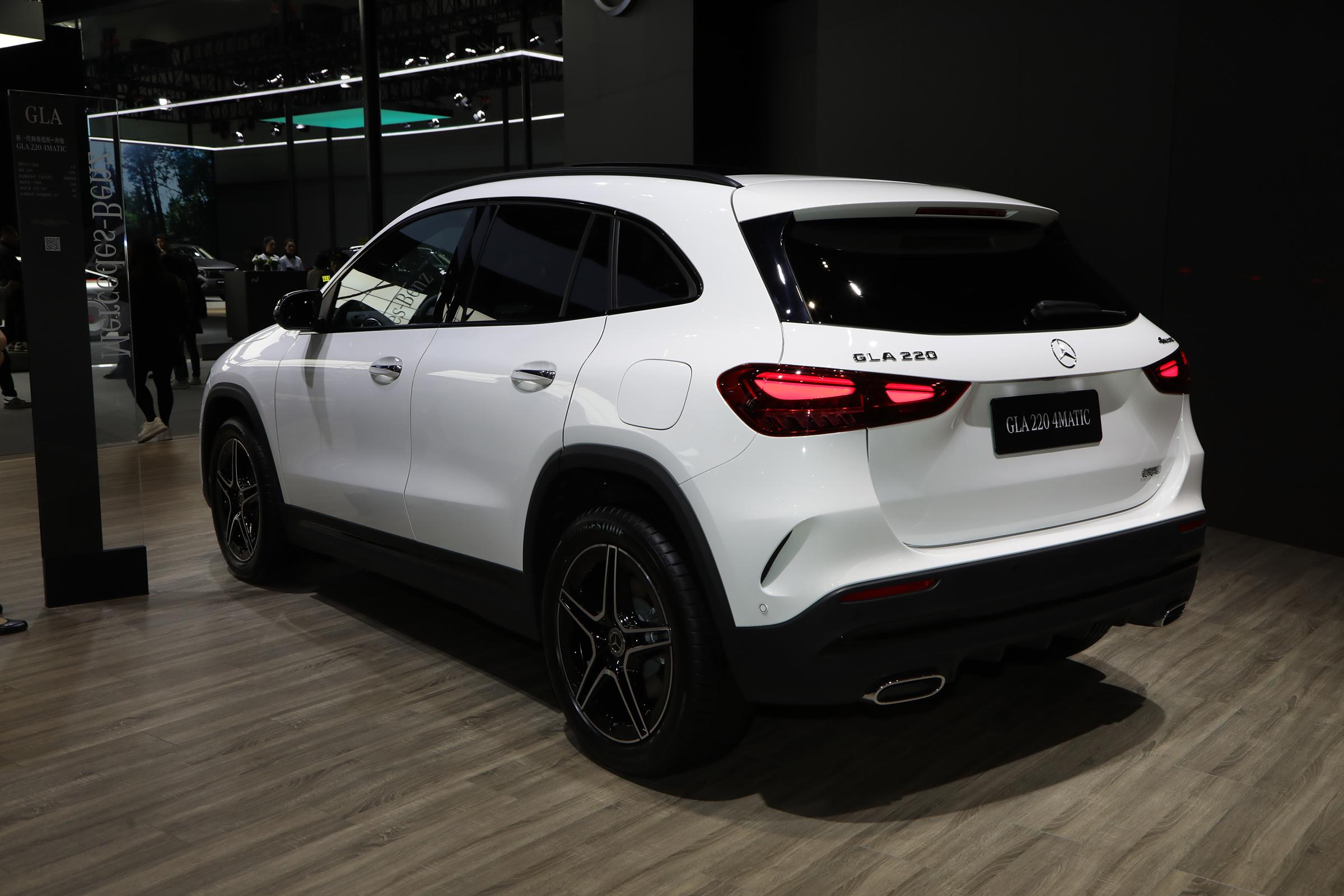 奔驰GLA 2024款 GLA 220 4MATIC图片_奔驰_22/67张图片_汽车车展图库_懂车帝