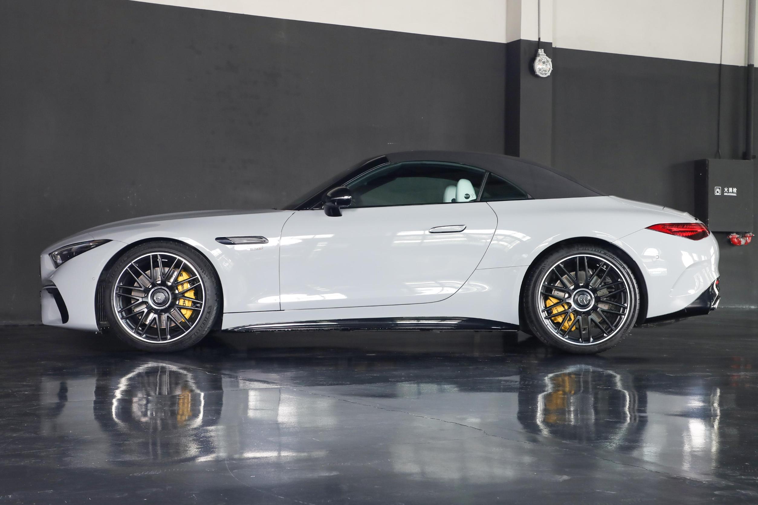 奔驰SL级AMG 2024款 AMG SL 63 4MATIC+图片_奔驰_4/74张图片_汽车外观图库_懂车帝