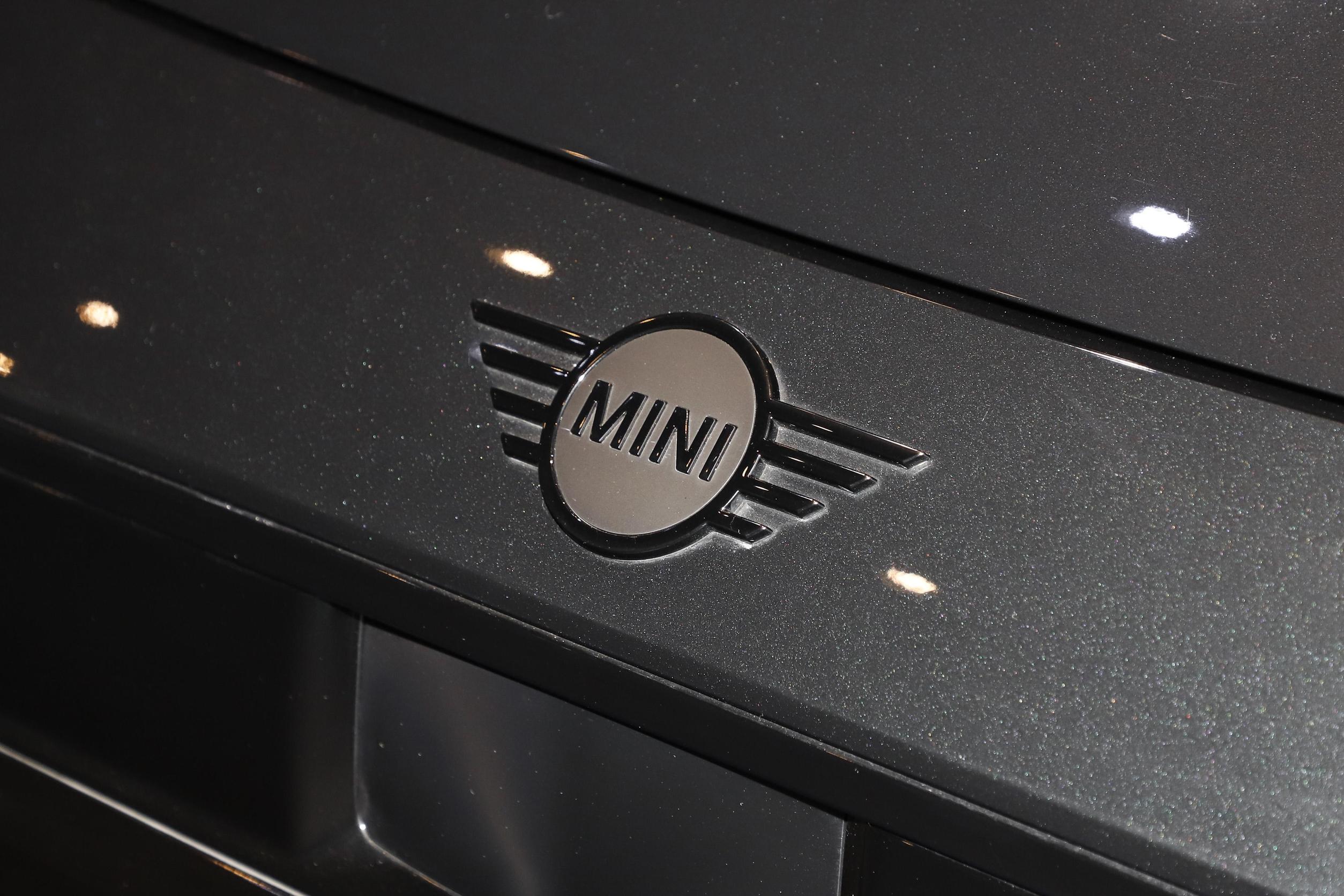 电动MINI COOPER 2024款 COOPER SE 赛车手图片_MINI_33/149张图片_汽车外观图库_懂车帝