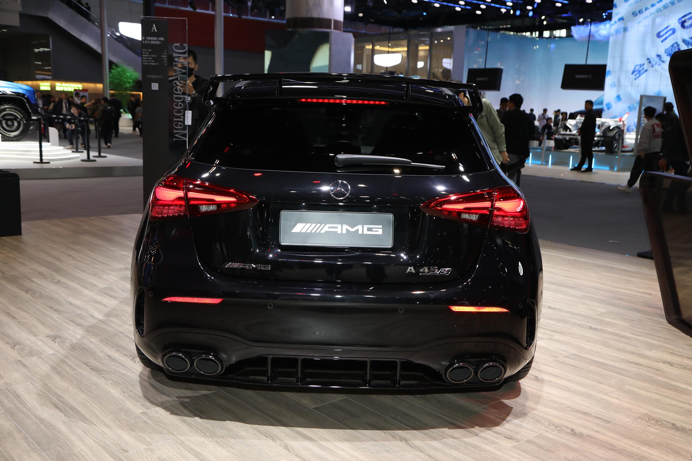 奔驰A级AMG(进口) 2024款 AMG A 45 S 4MATIC+图片_奔驰_12/55张图片_汽车车展图库_懂车帝