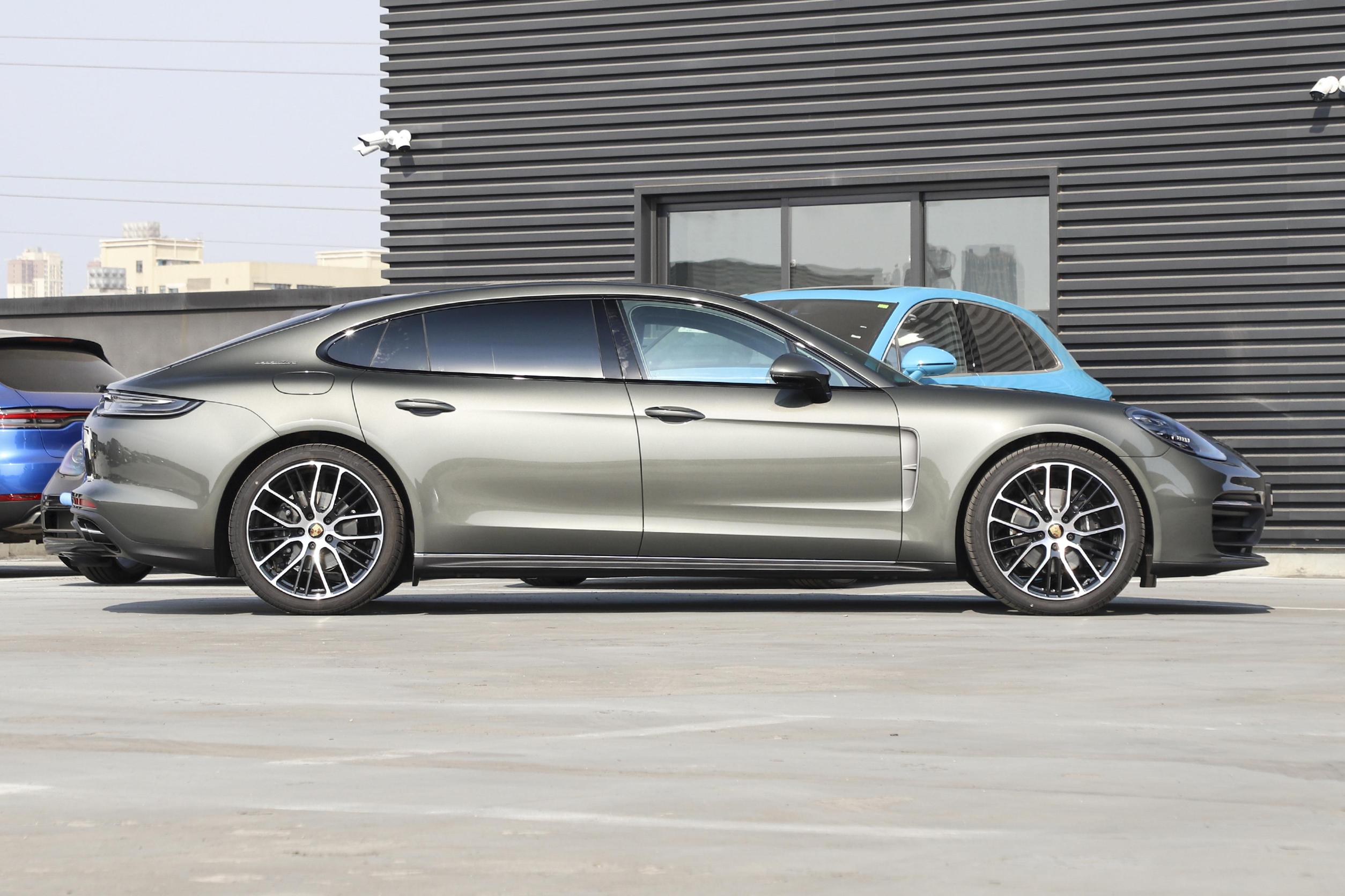 Panamera 2023款 改款 Panamera 4 行政加长铂金版 2.9T图片_保时捷_1/48张图片_汽车外观图库_懂车帝