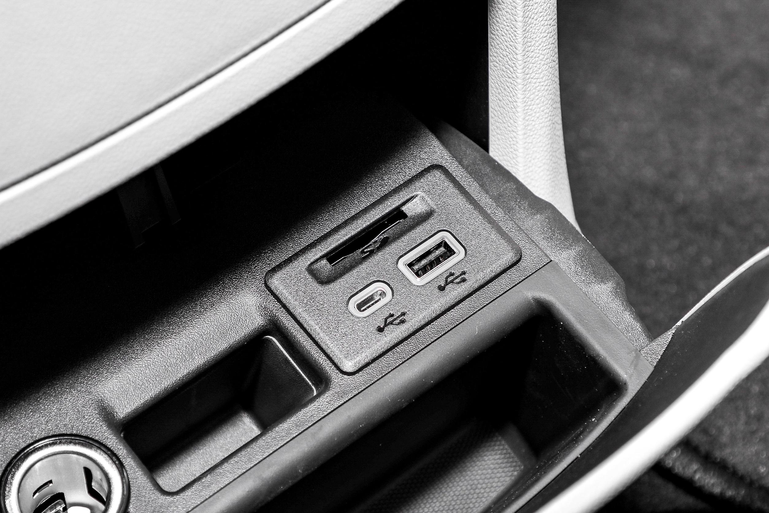 别克GL8 2023款 ES陆尊 2.0T 豪华型和悦版图片_别克_6/36张图片_汽车内饰图库_懂车帝