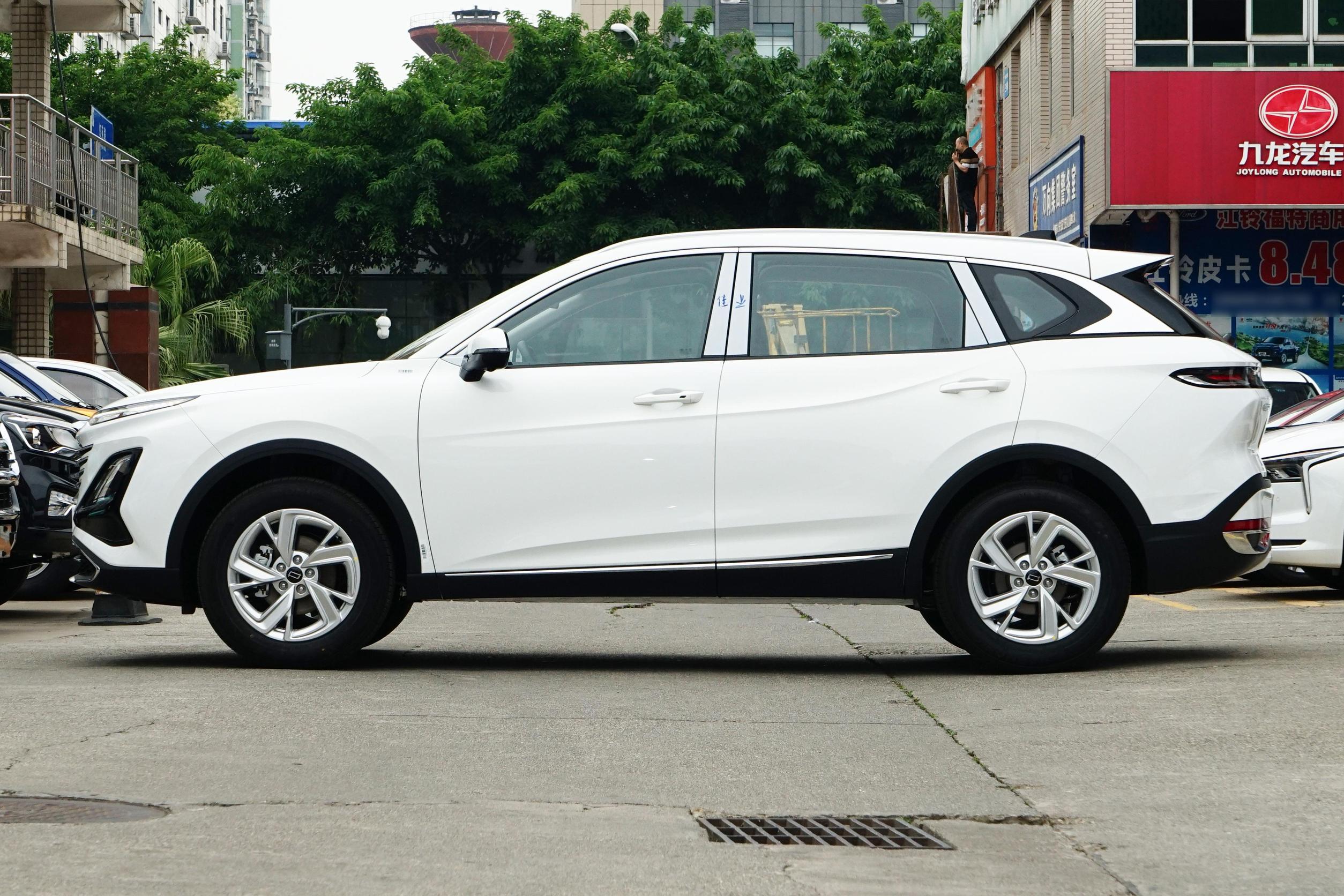 奔腾T90 2023款 1.5T 自动豪华型图片_奔腾_4/54张图片_汽车外观图库_懂车帝