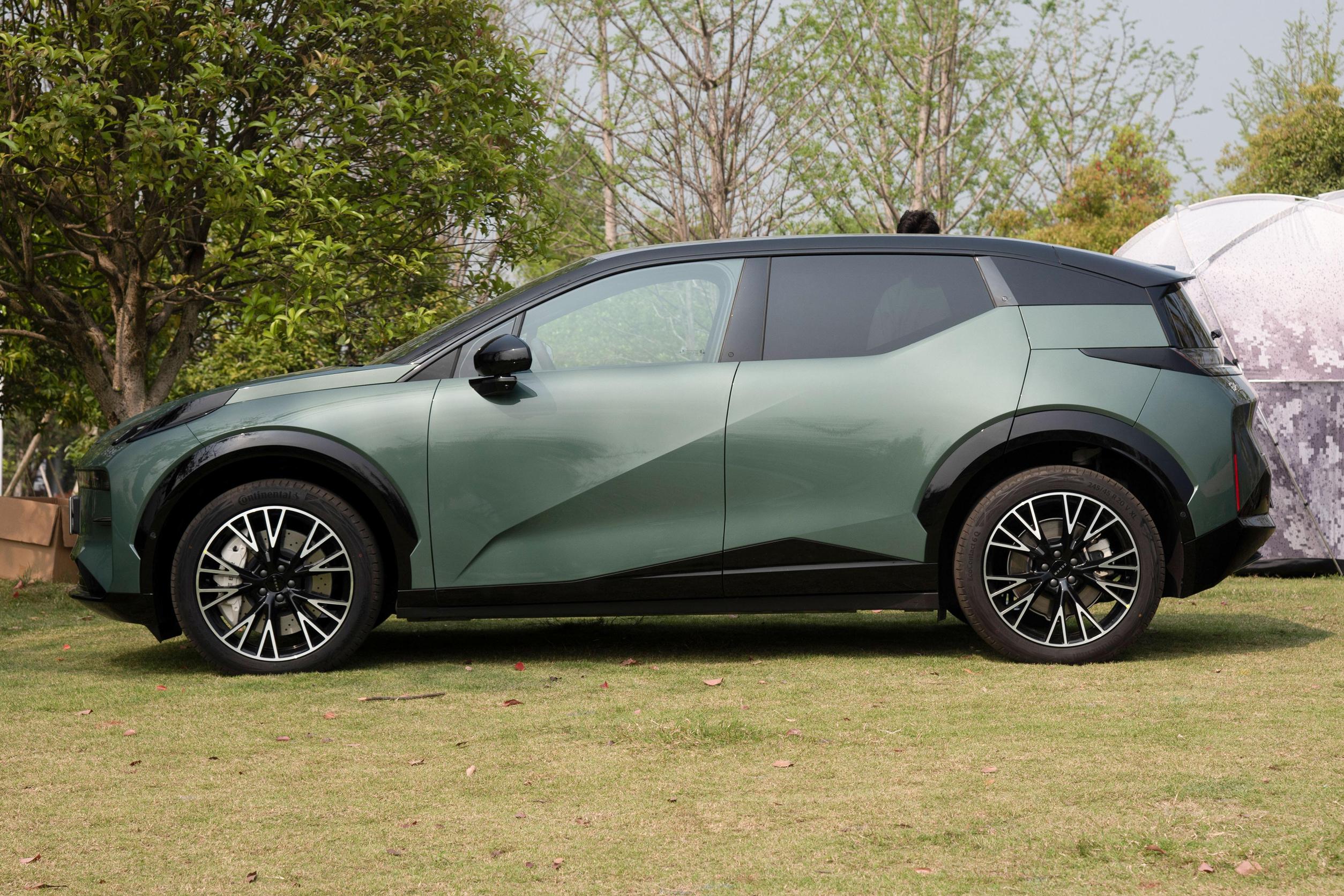 ZEEKR X壁纸_ZEEKR X_ZEEKR X外观图片_4/292张图片_ZEEKR X杭青绿/整车外观图片_懂车帝