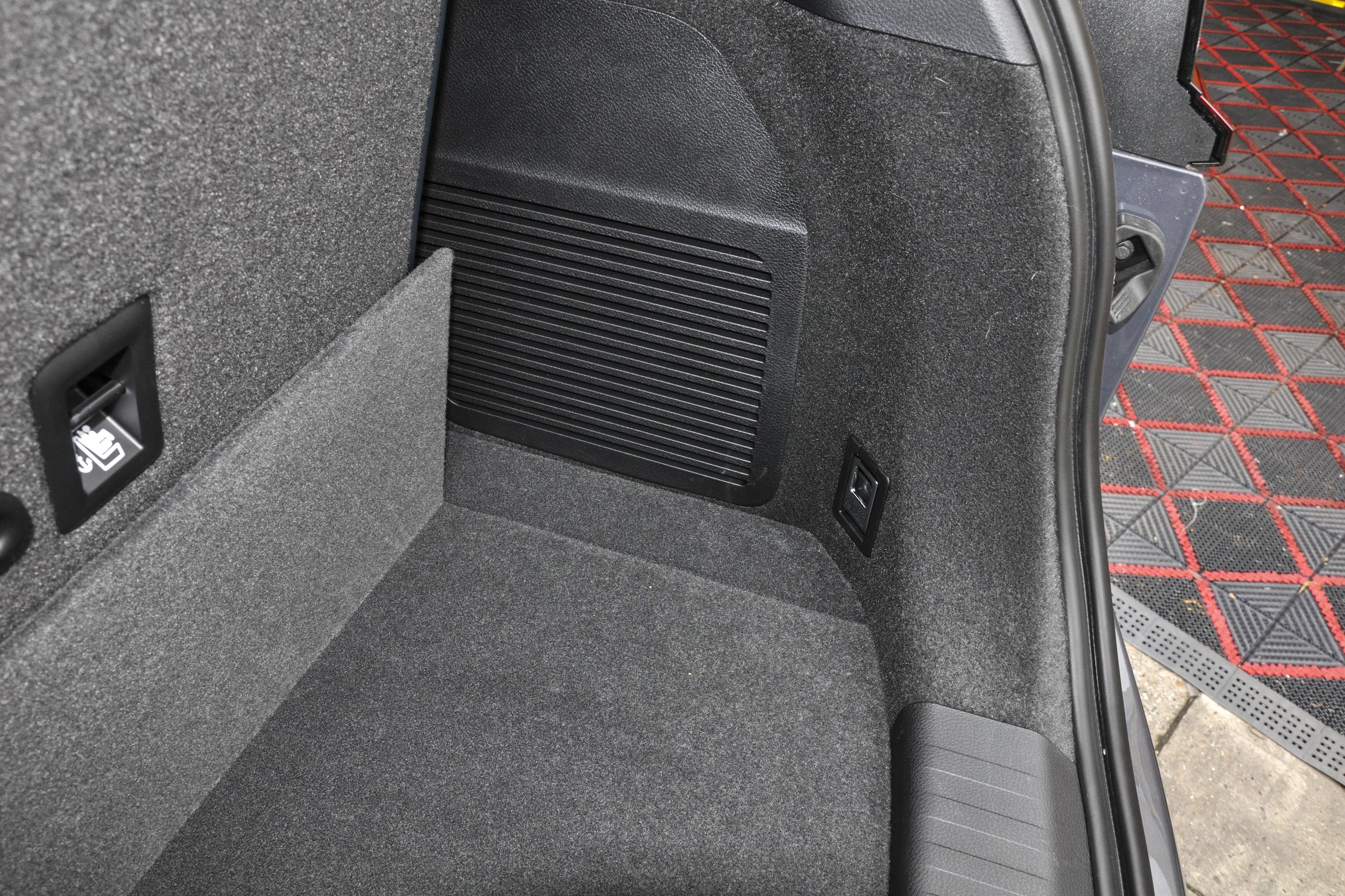 唐EV 2022款 600KM 尊享型图片_比亚迪_61/62张图片_汽车空间图库_懂车帝