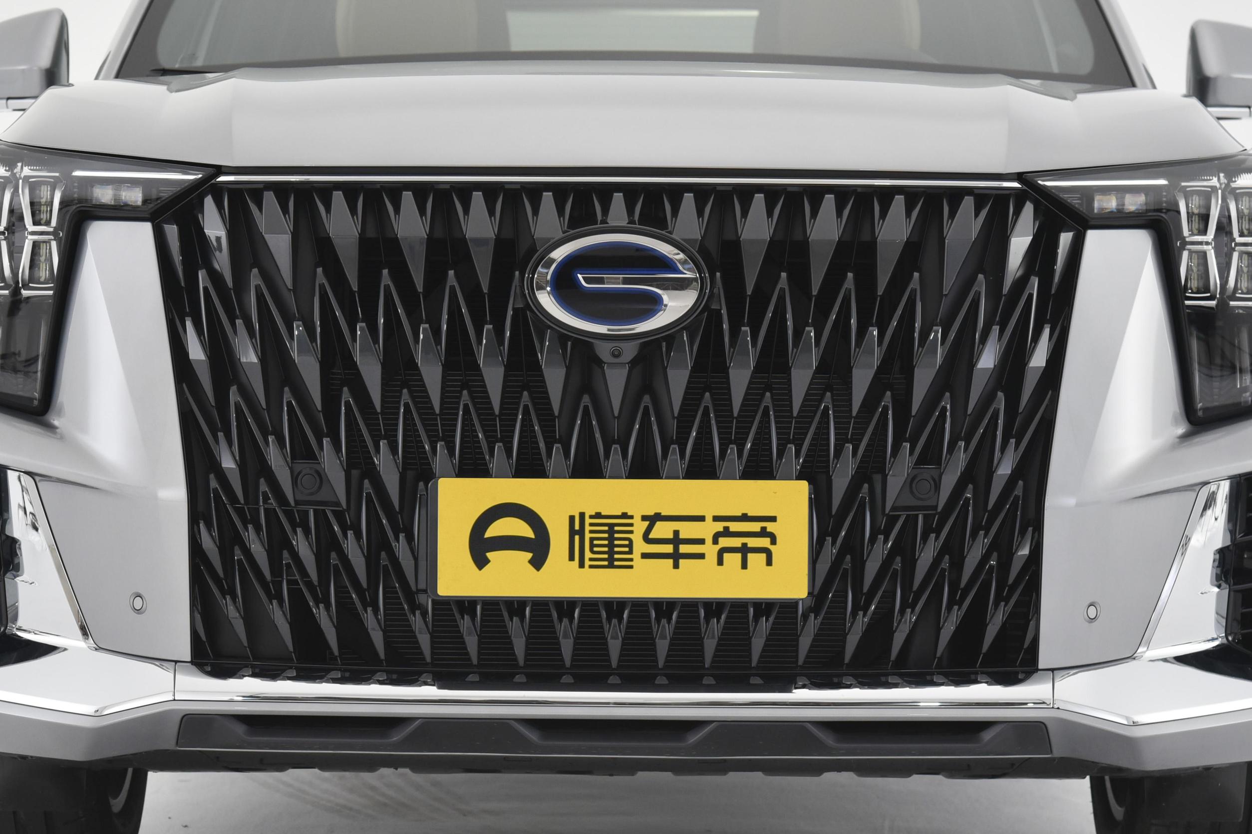 传祺GS8 2024款 双擎系列 2.0TM 混动四驱尊贵版+舒适包(豪华6座)图片_广汽传祺_3/54张图片_汽车外观图库_懂车帝