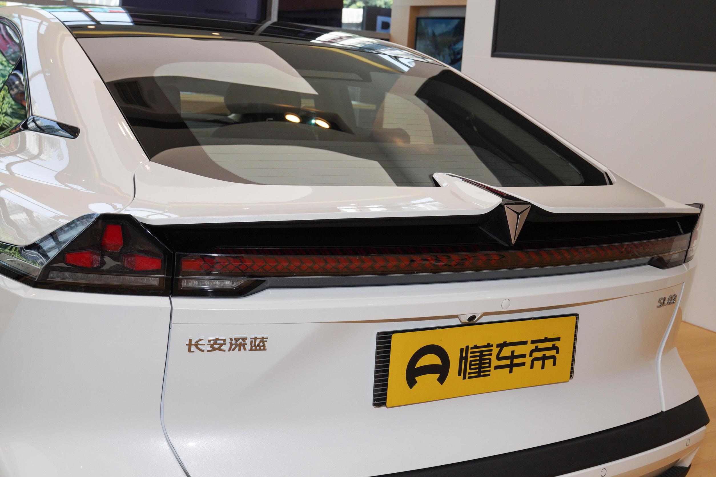 深蓝SL03 2022款 515纯电版图片_深蓝汽车_55/110张图片_汽车外观图库_懂车帝